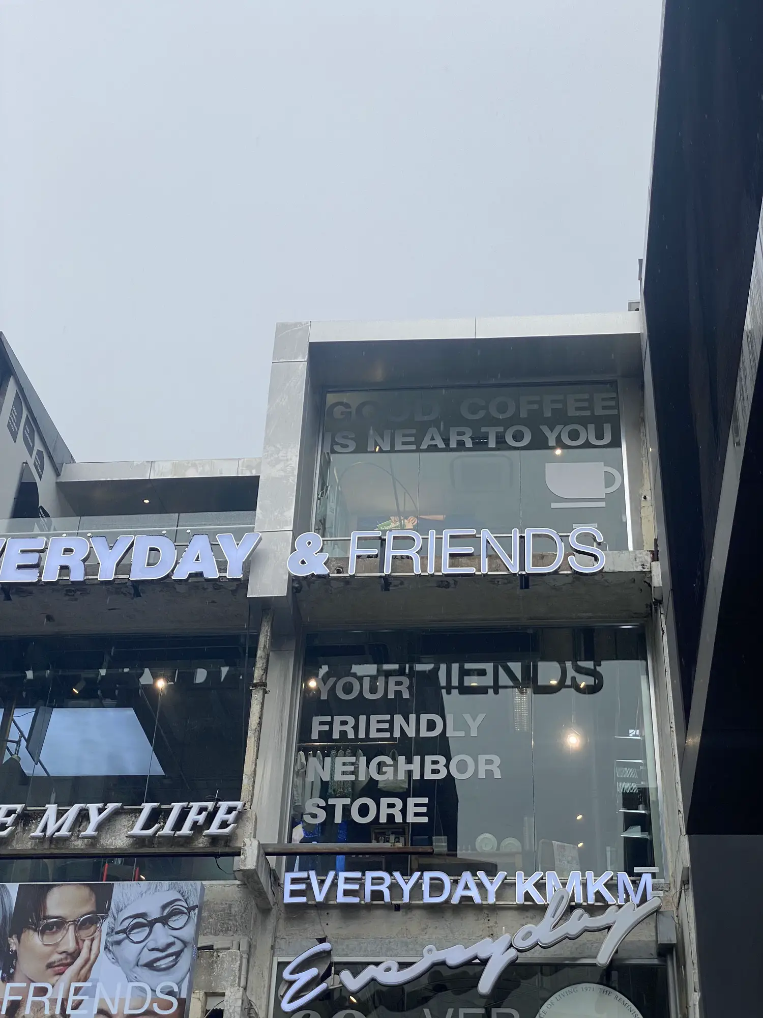 คาเฟ่โฮมมี่ใจกลางสยาม บรรยากาศอบอุ่นสุด ๆ !🪑☕️⭐️ | แกลเลอรีที่โพสต์โดย mellowbeano | Lemon8