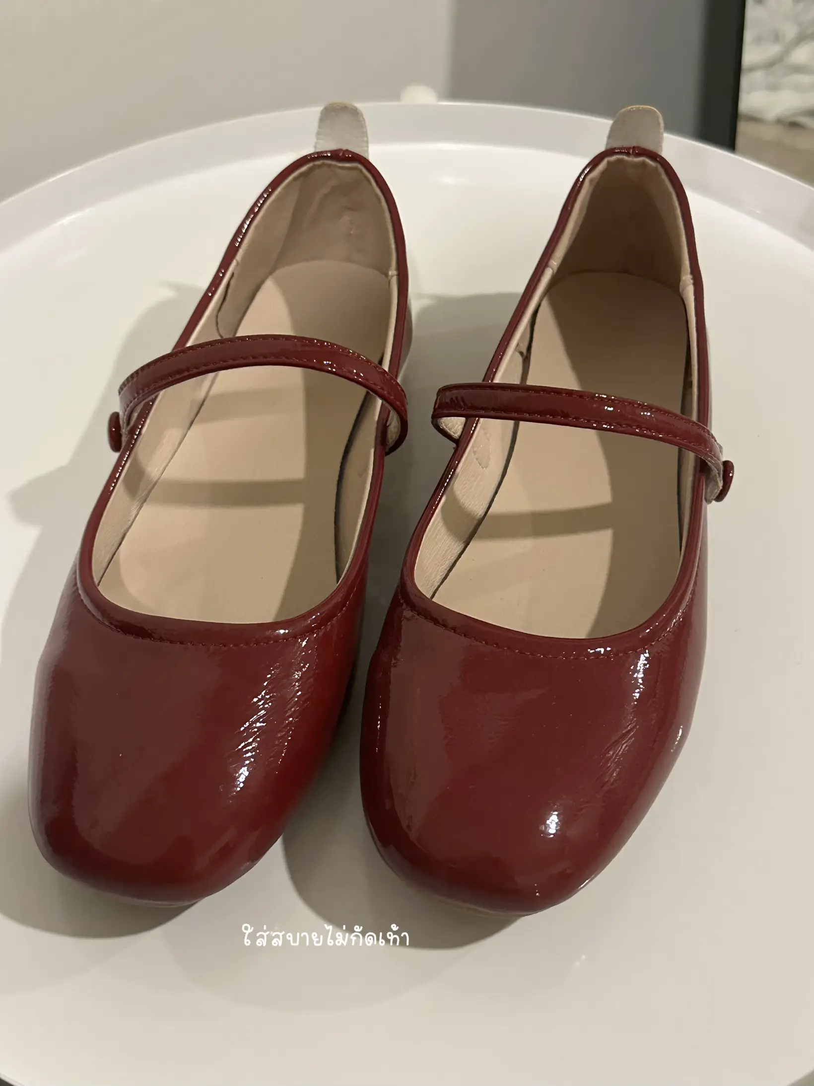 พิกัดรองเท้าแดง Marry Jane หลักร้อย | แกลเลอรีที่โพสต์โดย Beauchon | Lemon8