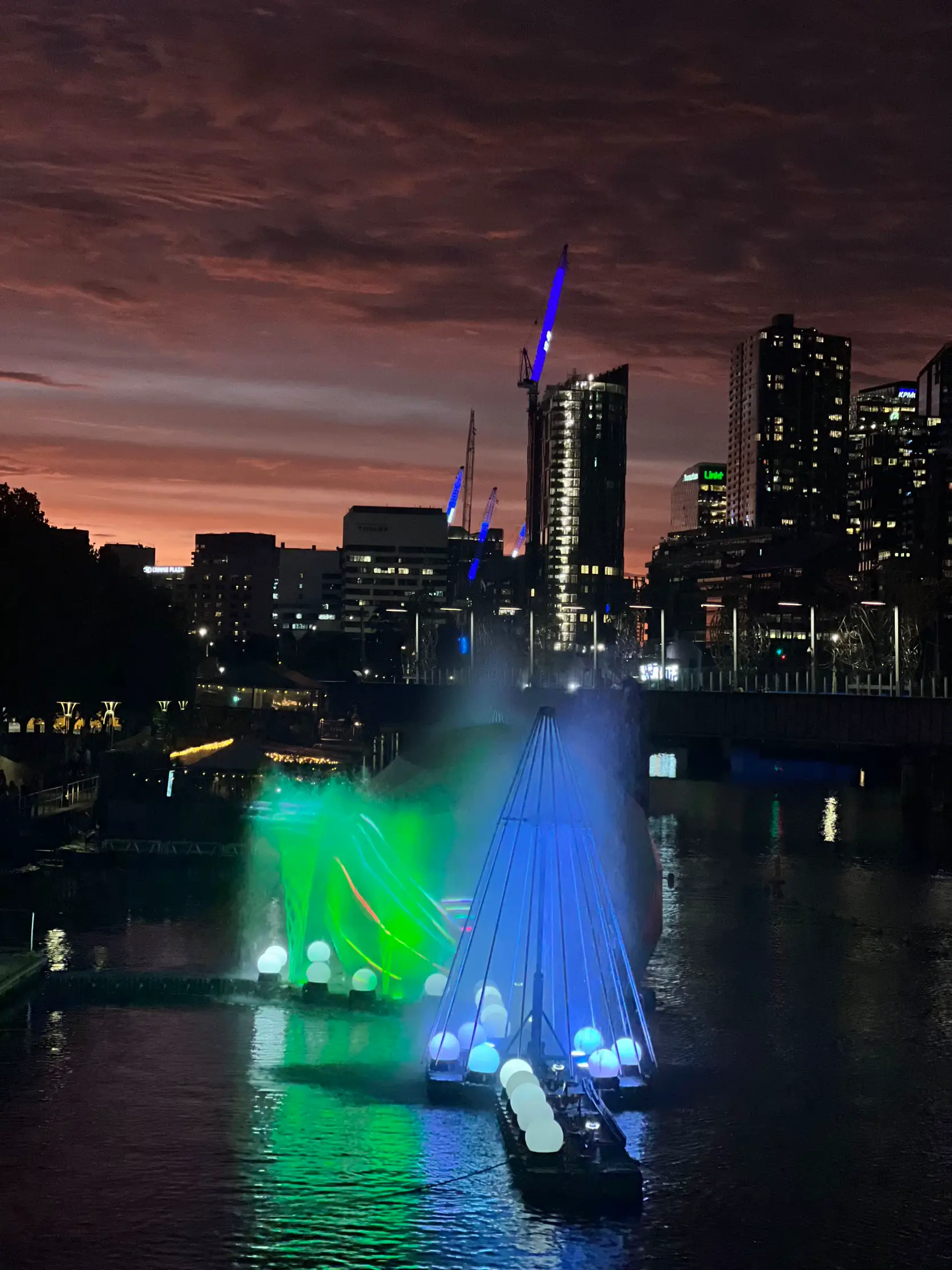 Christmas River light show in เมลเบิร์น 🎄🎈🎇 | แกลเลอรีที่โพสต์โดย ...