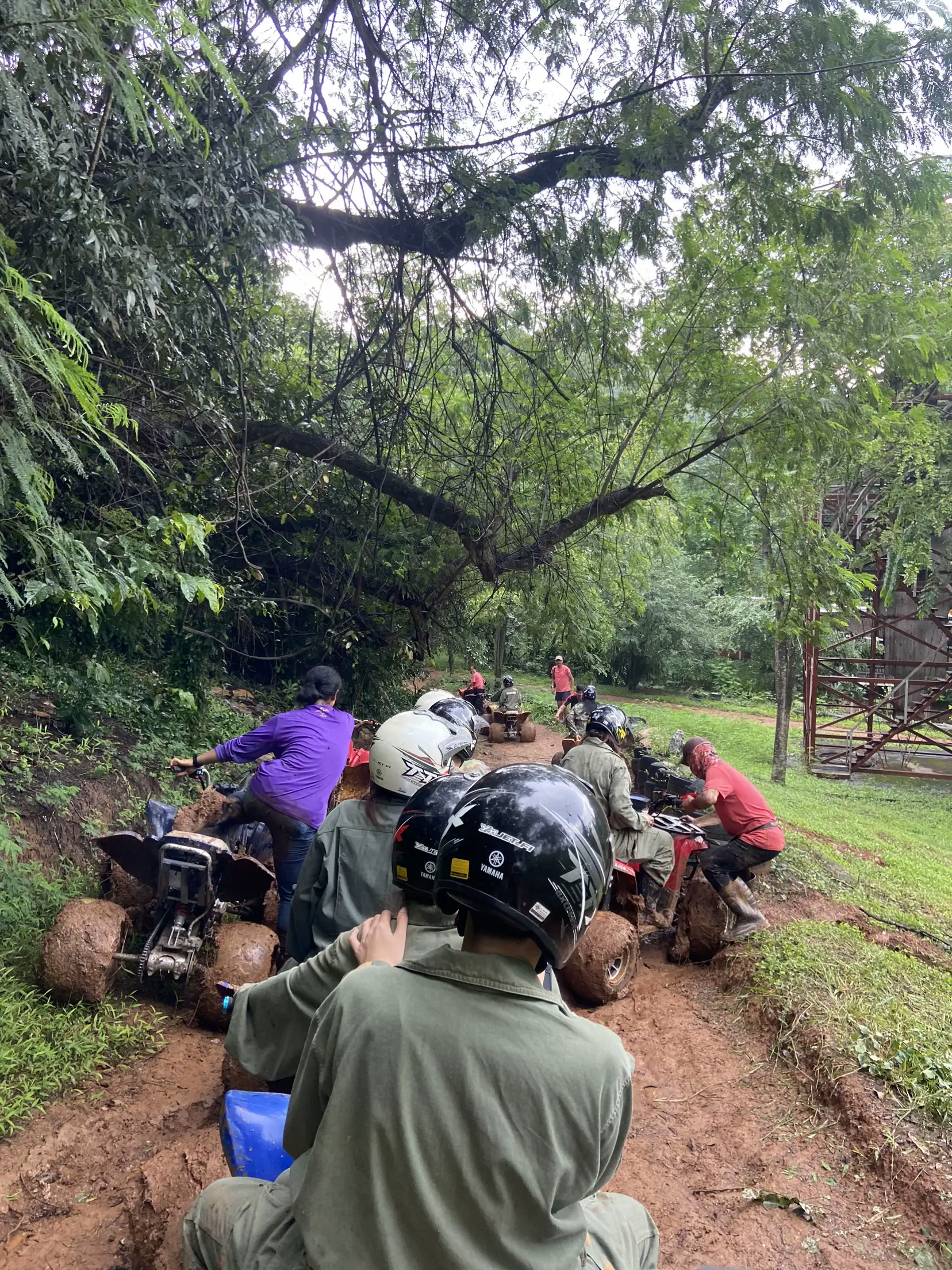 มวกเหล็ก ATV หน้าฝนมันส์มากกก | แกลเลอรีที่โพสต์โดย 𝒎. | Lemon8