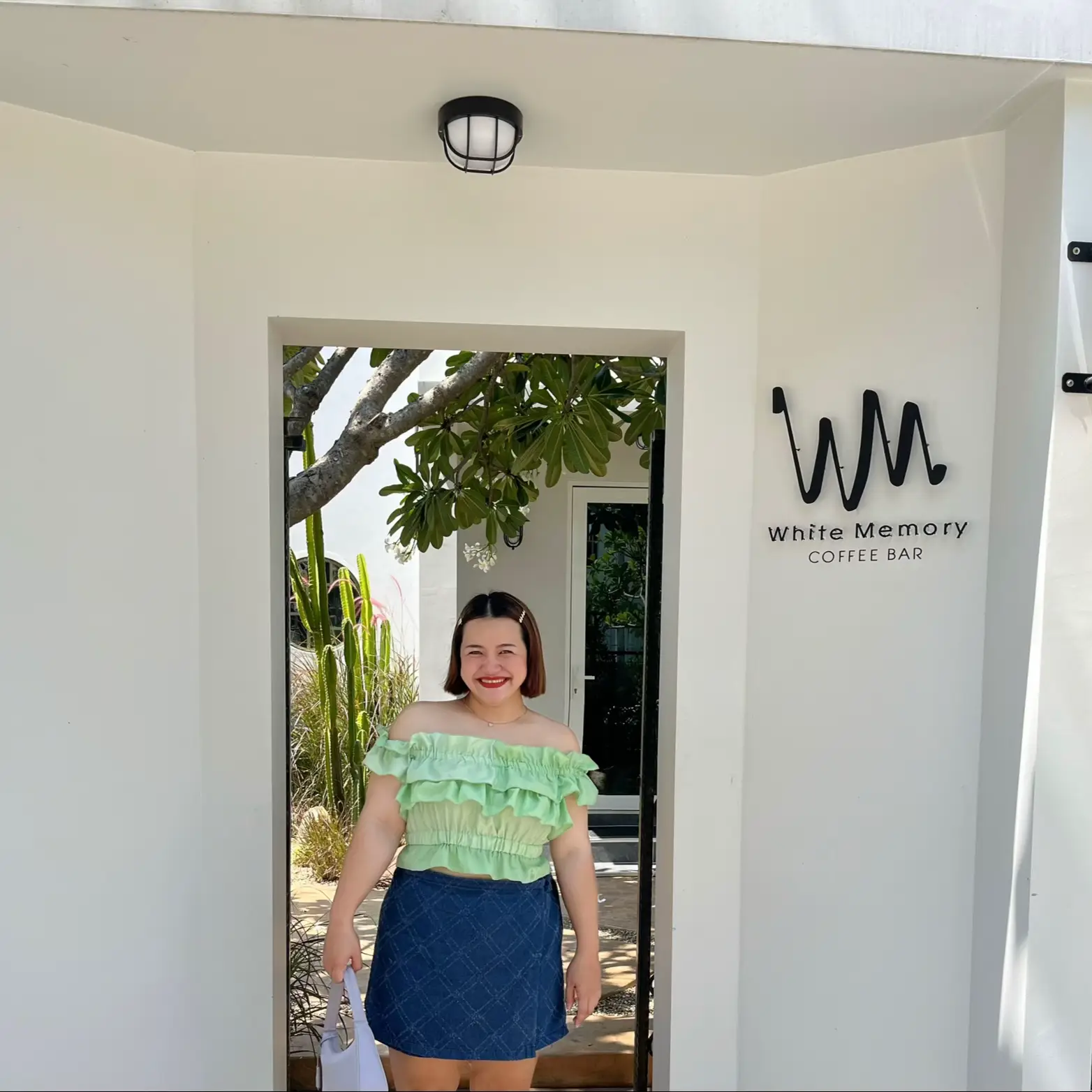 white memory coffee bar | แกลเลอรีที่โพสต์โดย Nut | Lemon8