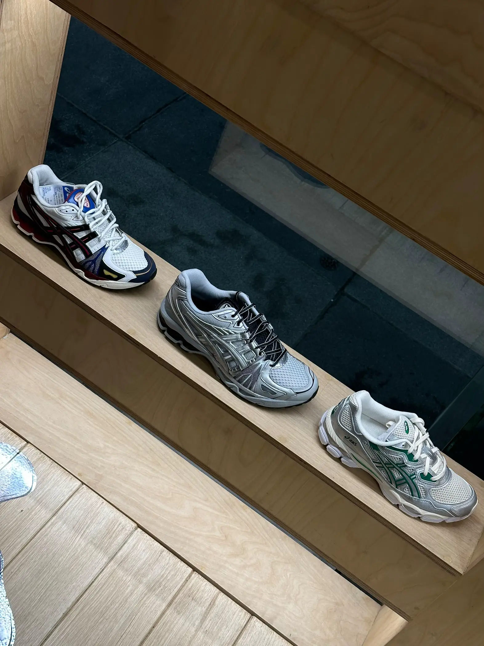 รองเท้าในตำนานกลับมาละ | แกลเลอรีที่โพสต์โดย txsxk | Lemon8