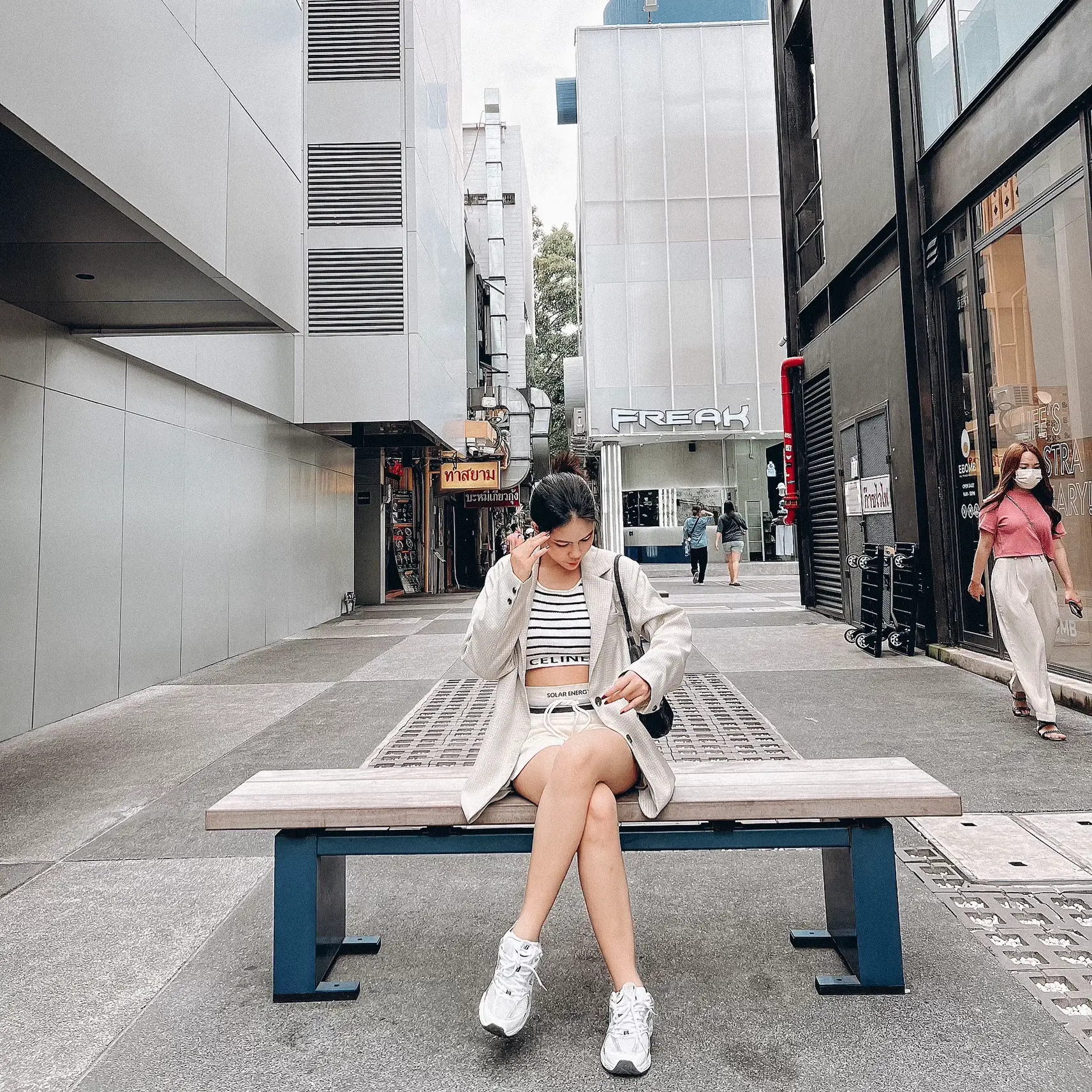 มุมถ่ายรูป สยามสแควร์ ซอย 7 | แกลเลอรีที่โพสต์โดย Aphinya Polly | Lemon8