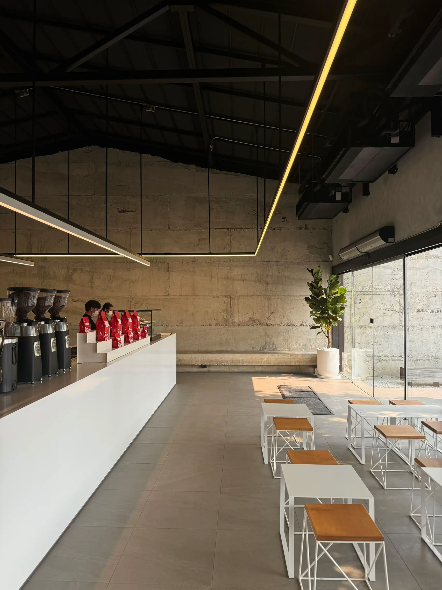 EP.1 Coffee & Roastery | แกลเลอรีที่โพสต์โดย Places two Go | Lemon8