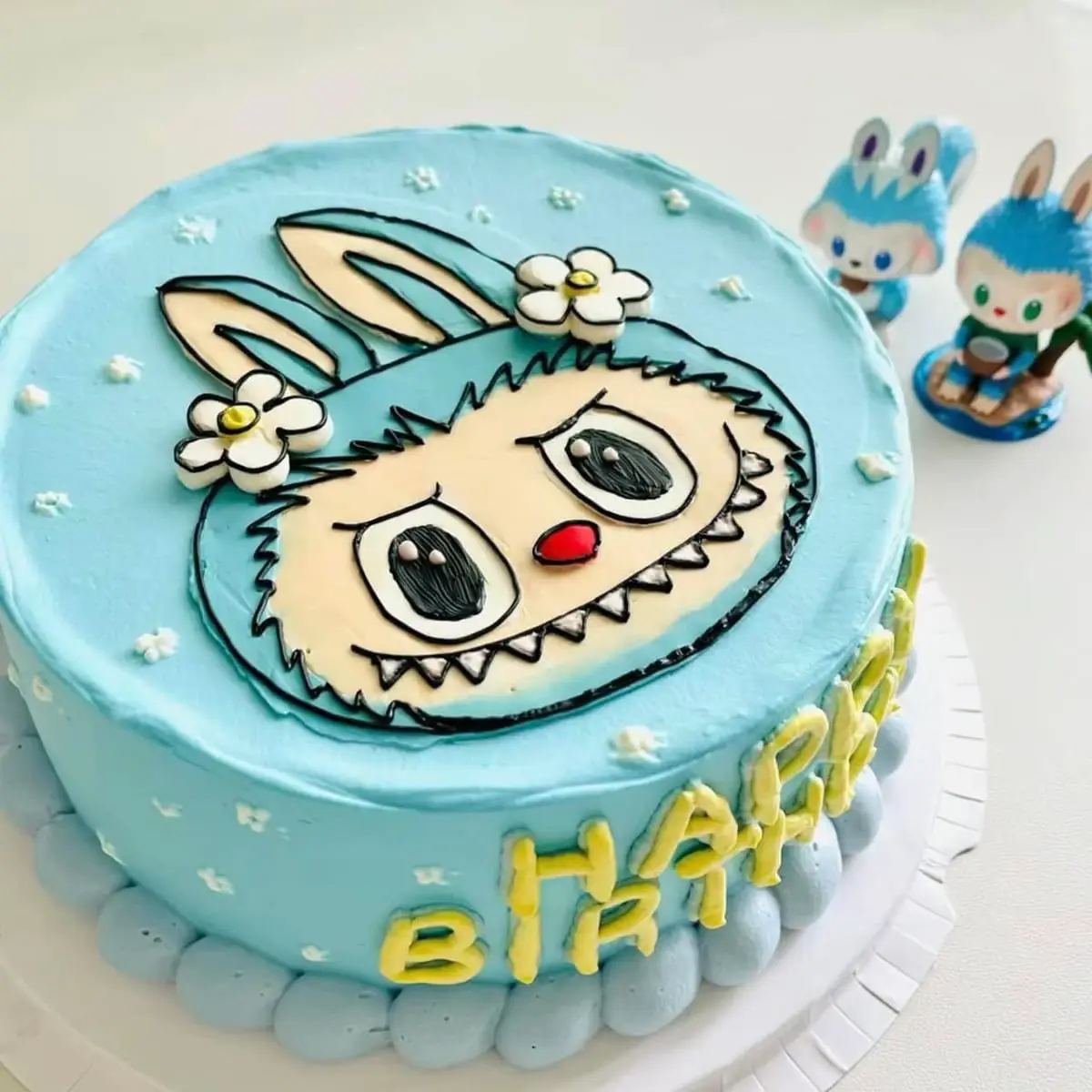 Minimal cake | labubu | แกลเลอรีที่โพสต์โดย : Fame 🐰 ⸝⸝ | Lemon8