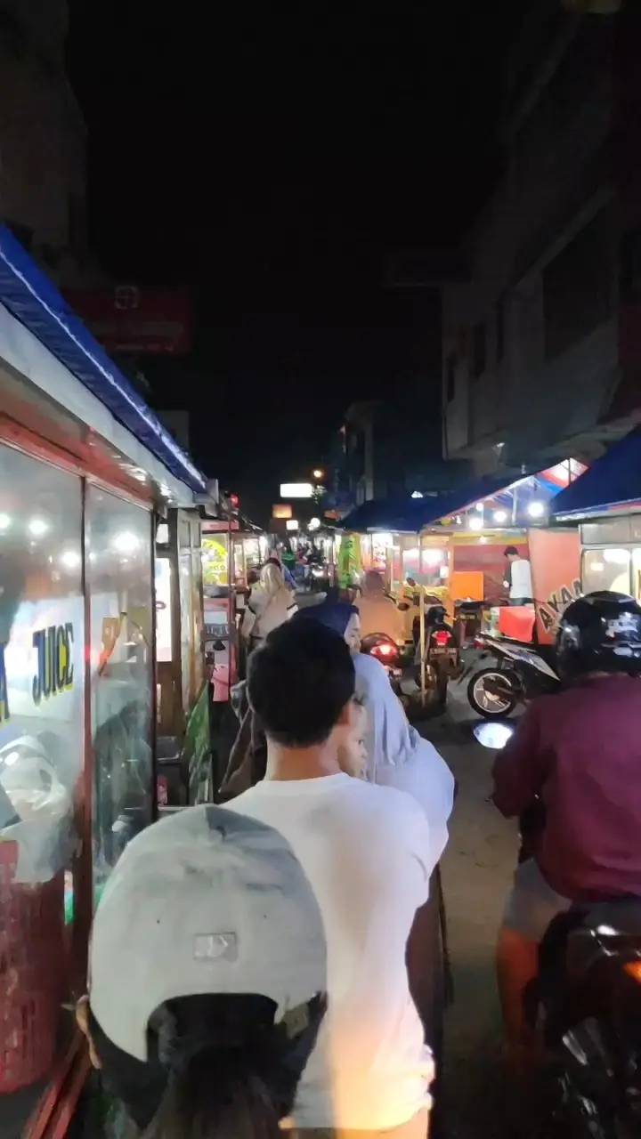 Jalan-jalan ke pasar malamnya Garut | Video dipublikasikan oleh Marntrajournal | Lemon8