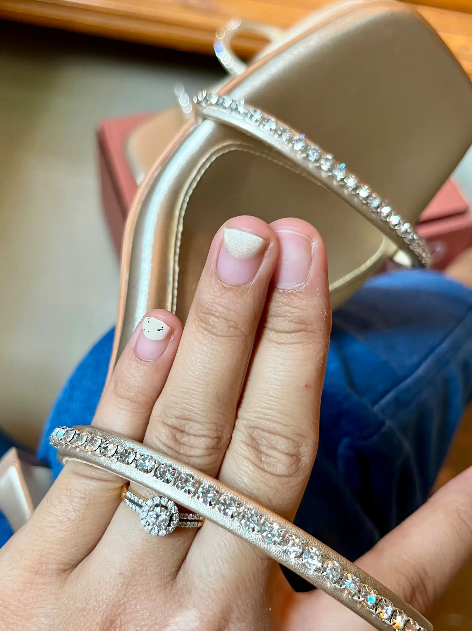 แนะนำรองเท้าส้นสูง | แกลเลอรีที่โพสต์โดย Jyrpps | Lemon8