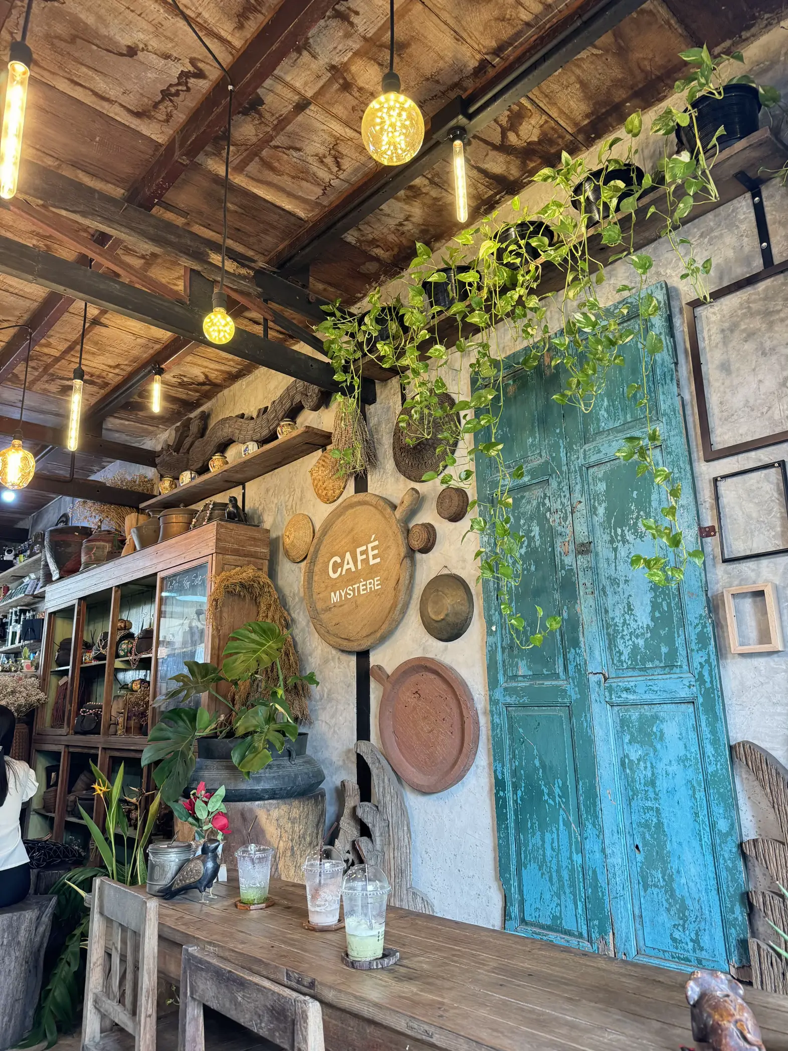 คาเฟ่เปิดใหม่ที่ต้องเช็คอิน! PATCHWORKS ย่าน MRT บางอ้อ | แกลเลอรีที่โพสต์โดย Payom story | Lemon8