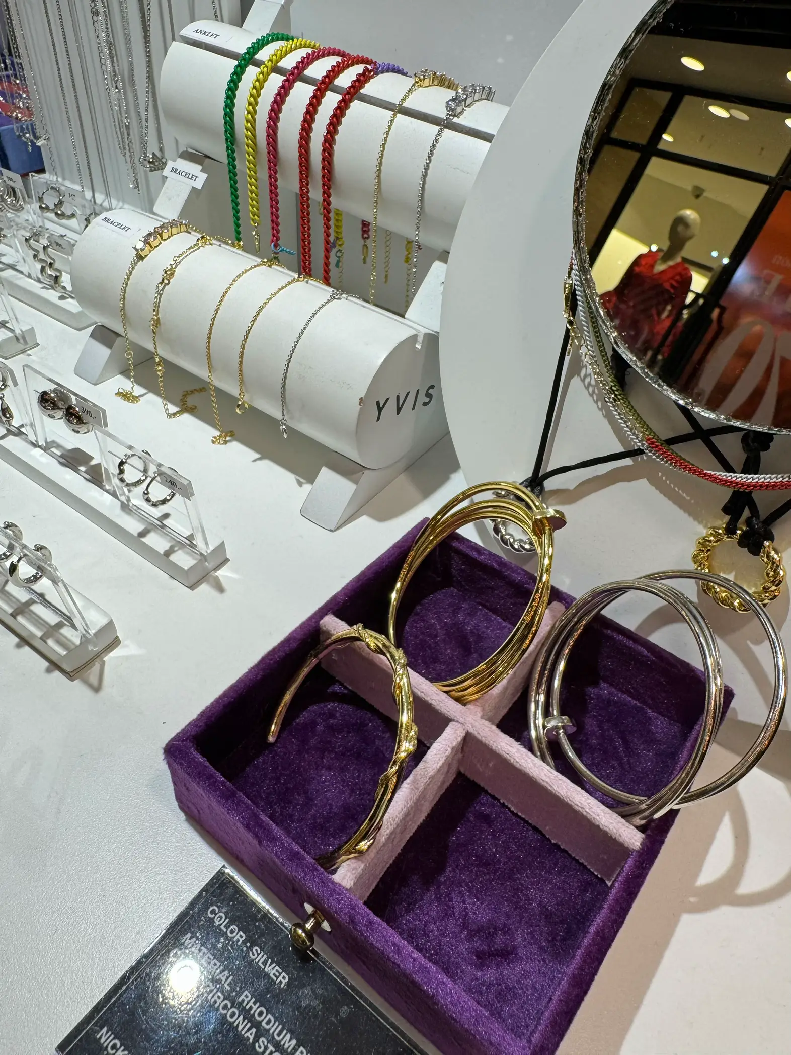 YVIS Pop-Up Store @SIAM CENTER | แกลเลอรีที่โพสต์โดย Nidd Nueng | Lemon8