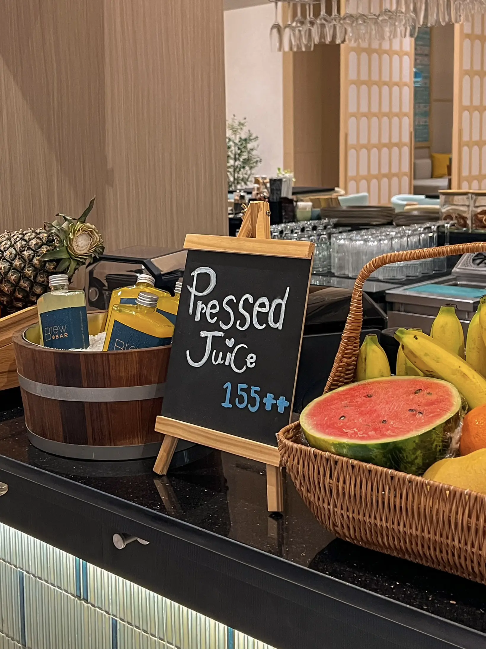 🍳คาเฟ่แอนด์บาร์ vibe ดีฟีลแกลมเปิดใหม่ที่พัทยา🥯🥂 | แกลเลอรีที่โพสต์โดย Jabchaith | Lemon8