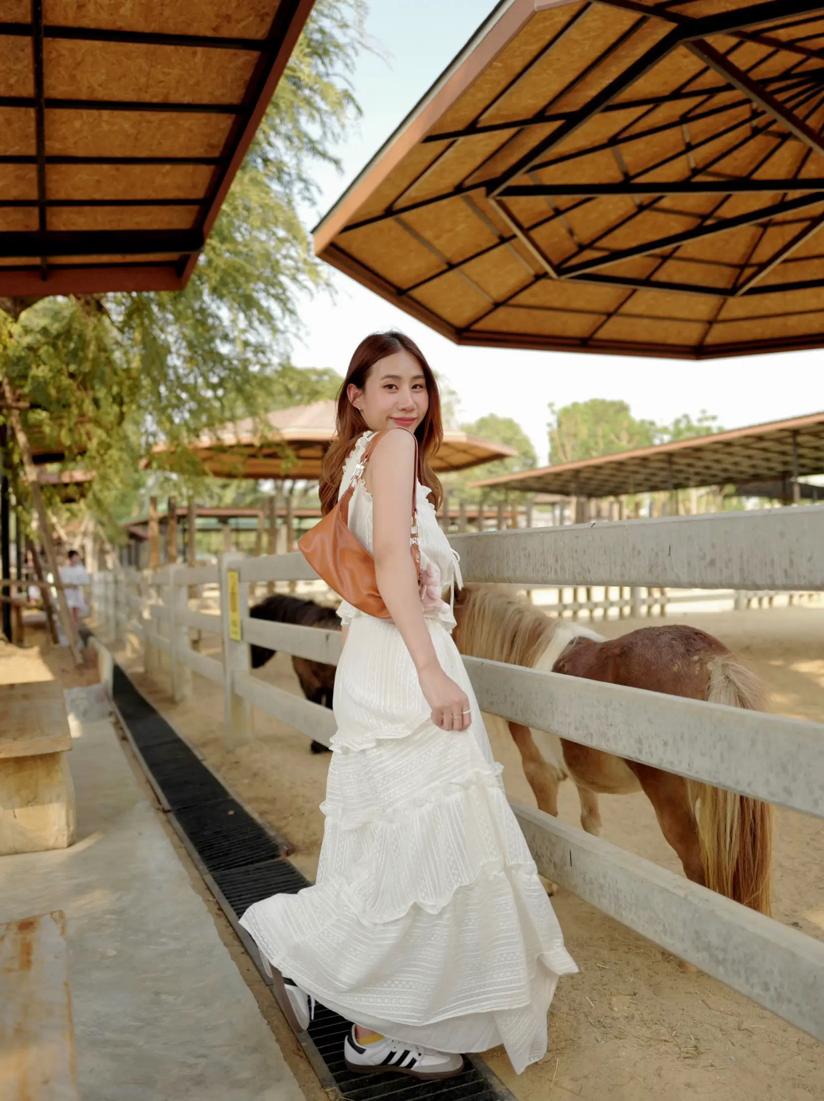 OOTD แต่งตัวไปถ่ายรูปที่สวนสัตว์ | แกลเลอรีที่โพสต์โดย Pooklook | Lemon8