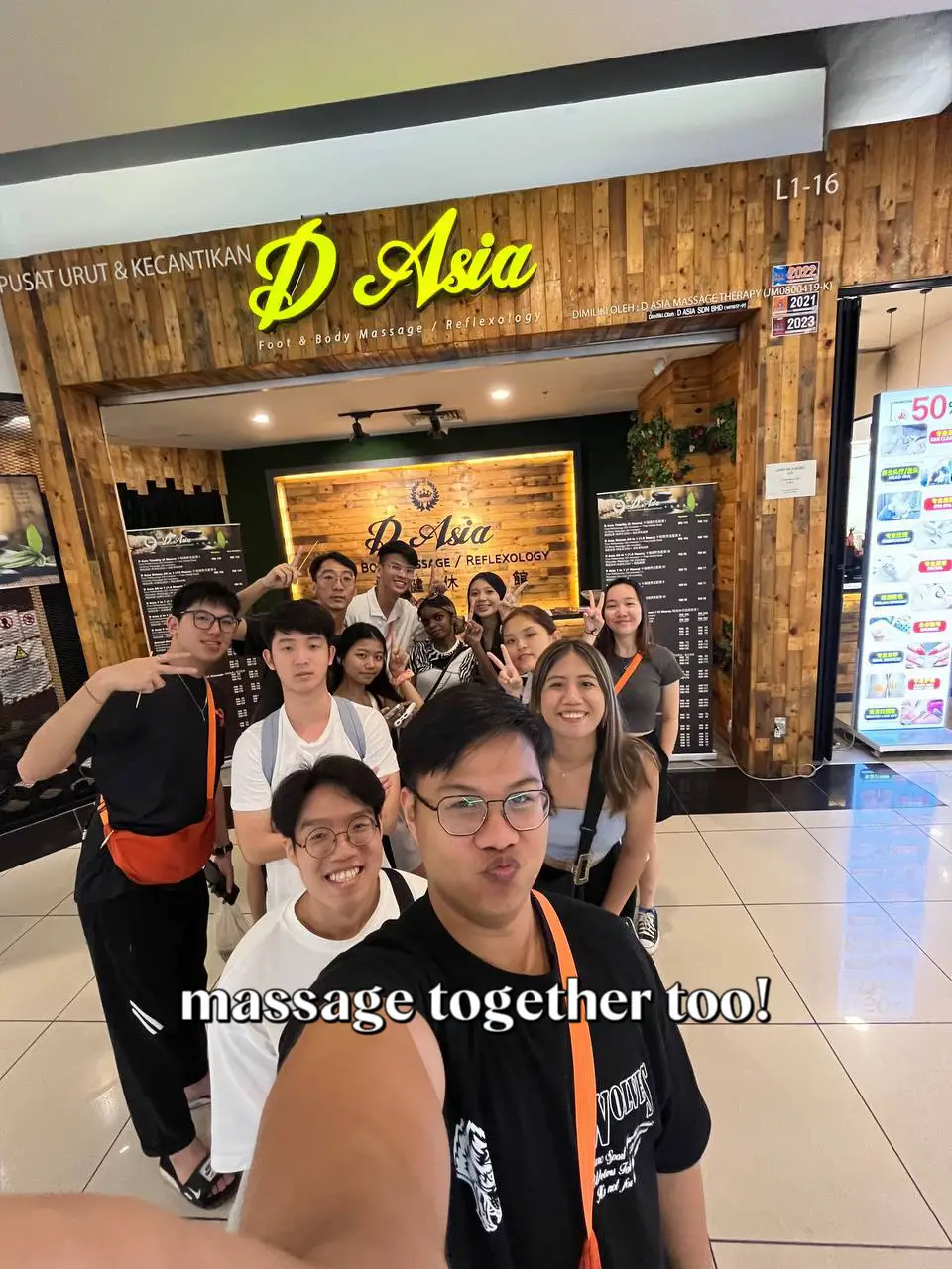 overnight JB trip with a group of 12 | Gallery posted by cynthia ☁️ | Lemon8