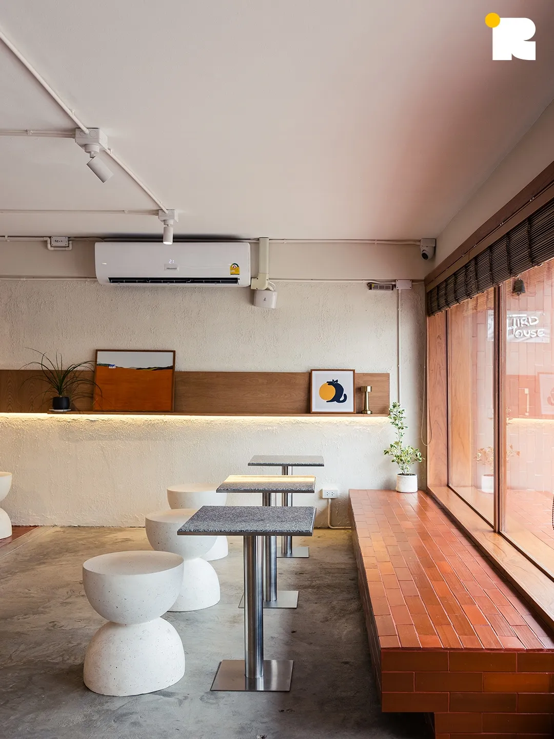 田舎の側にあるVibe Homey Cafe、Chic Designでコーヒーを飲みに立ち寄ってください。 | Routeen.が投稿した ...