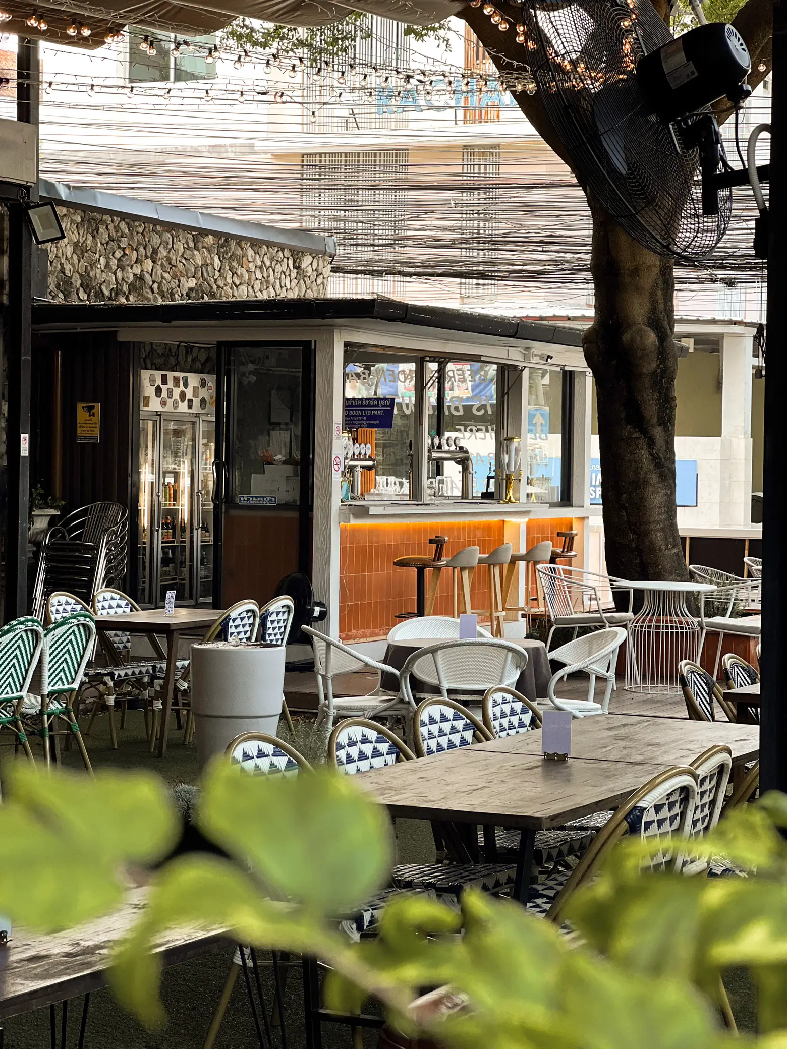 ร้านอาหาร&บาร์เปิดใหม่ ย่านอารีย์‼️ที่สาย Hang out ต้องมา 📍💗 | แกลเลอรี ...