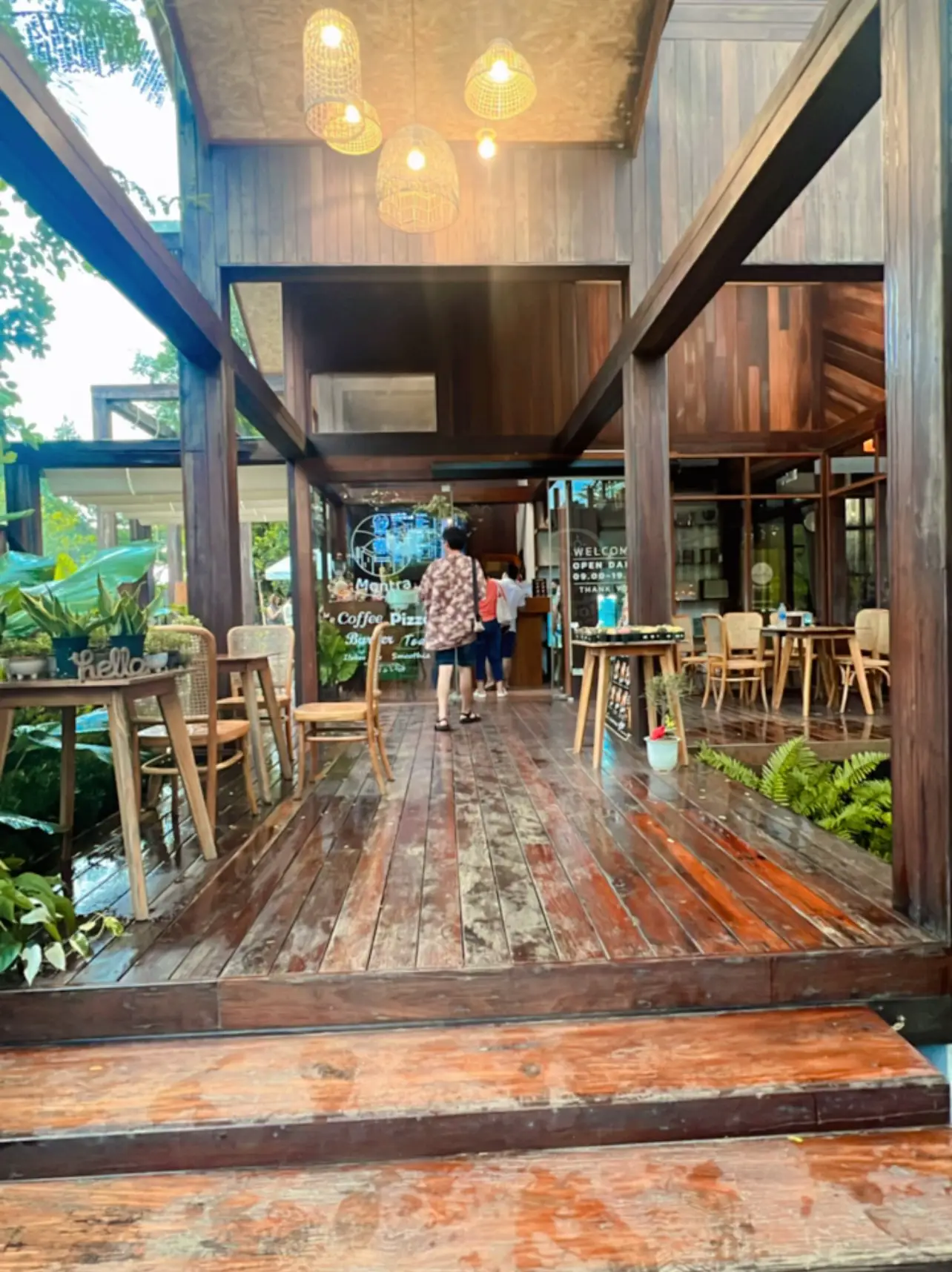 Montra cafe | แกลเลอรีที่โพสต์โดย บาลพาเที่ยว | Lemon8