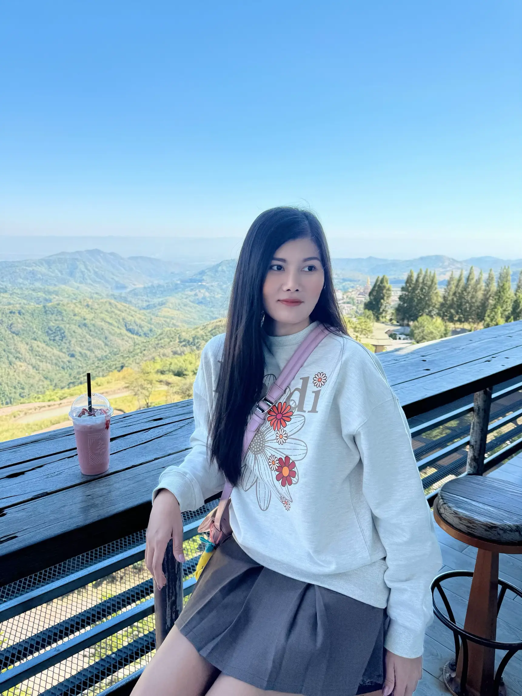 Pino Latte Cafe'ที่สวยที่สุดในเขาค้อ😊😁 | แกลเลอรีที่โพสต์โดย Nuii Natkrita | Lemon8