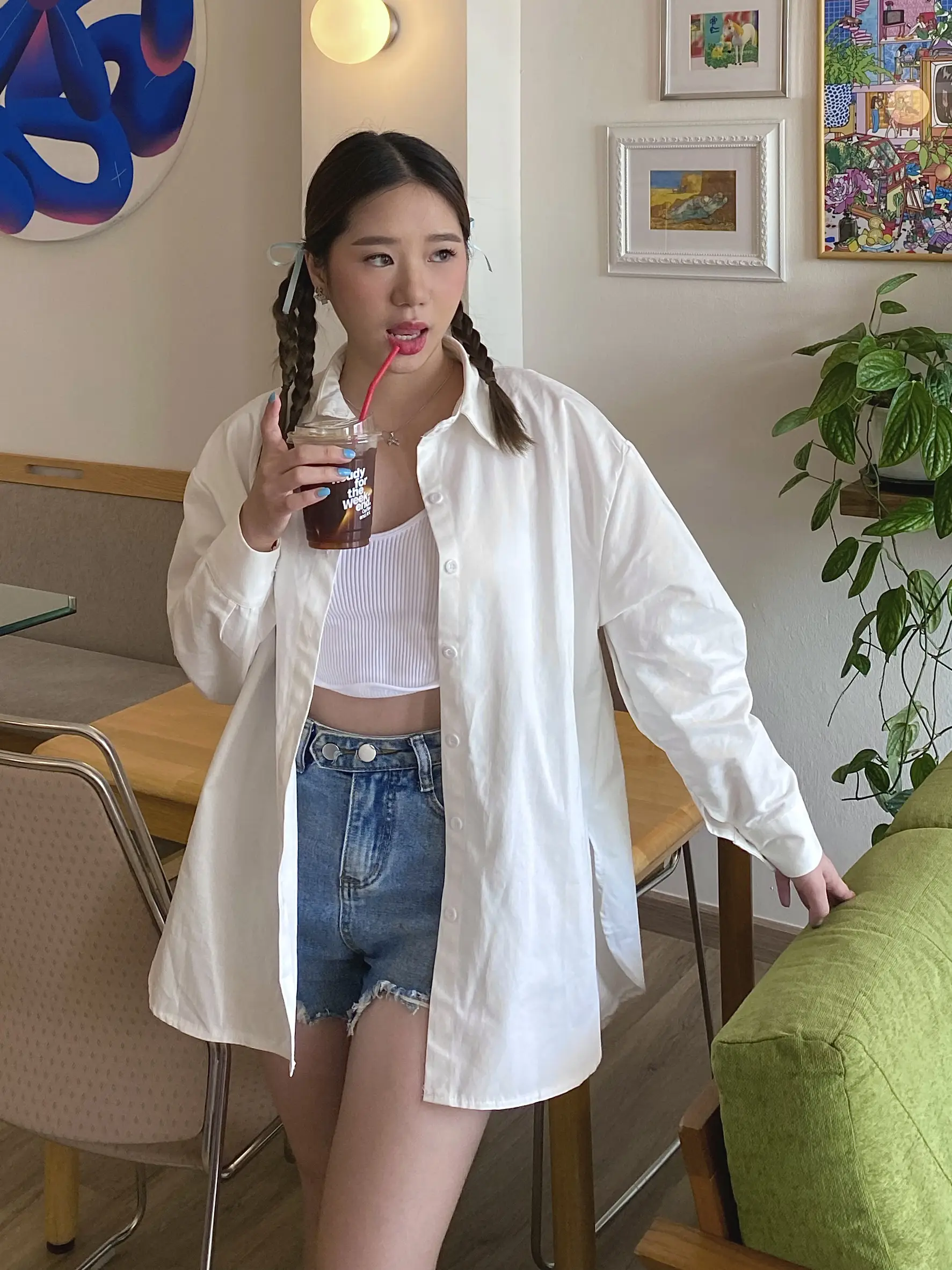 เสื้อเชิ้ตทรงสวยใส่แล้วจัดว่าปัง📌 | แกลเลอรีที่โพสต์โดย ployphanr | Lemon8