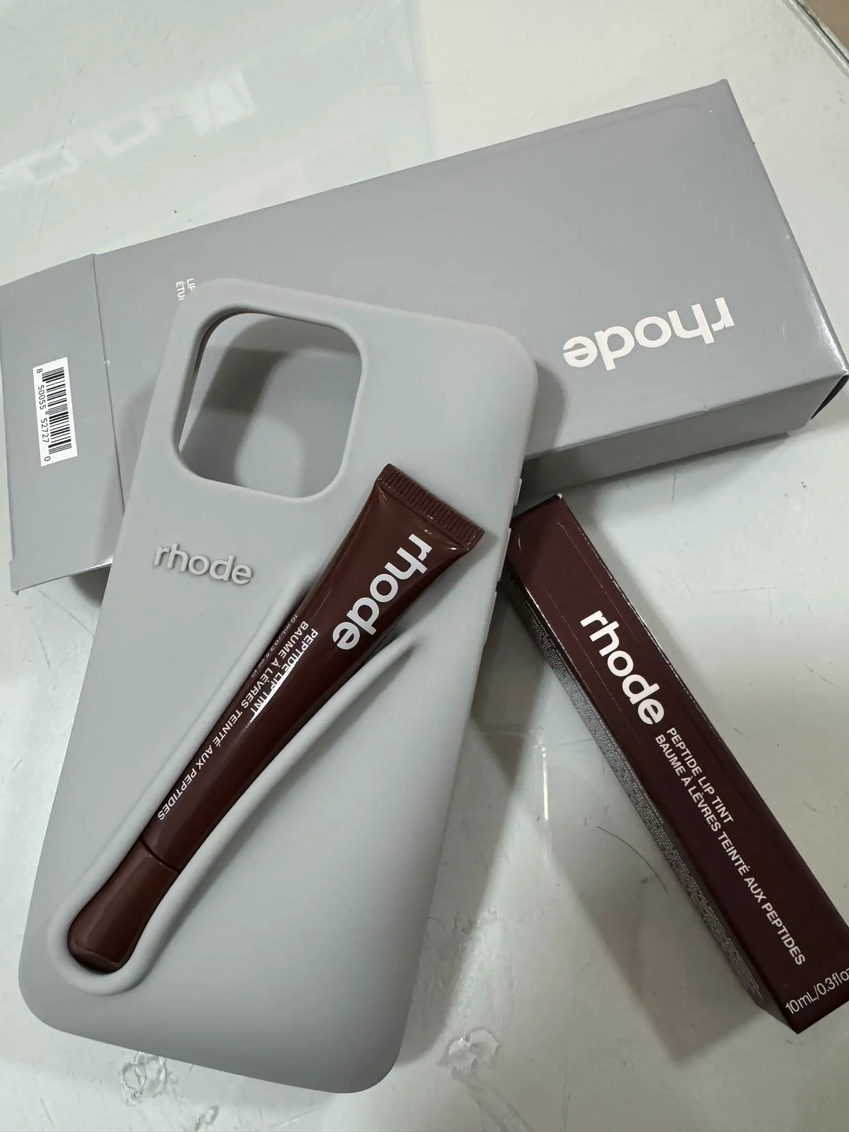 Rhode phone case 😍 | แกลเลอรีที่โพสต์โดย Pukpikzx | Lemon8