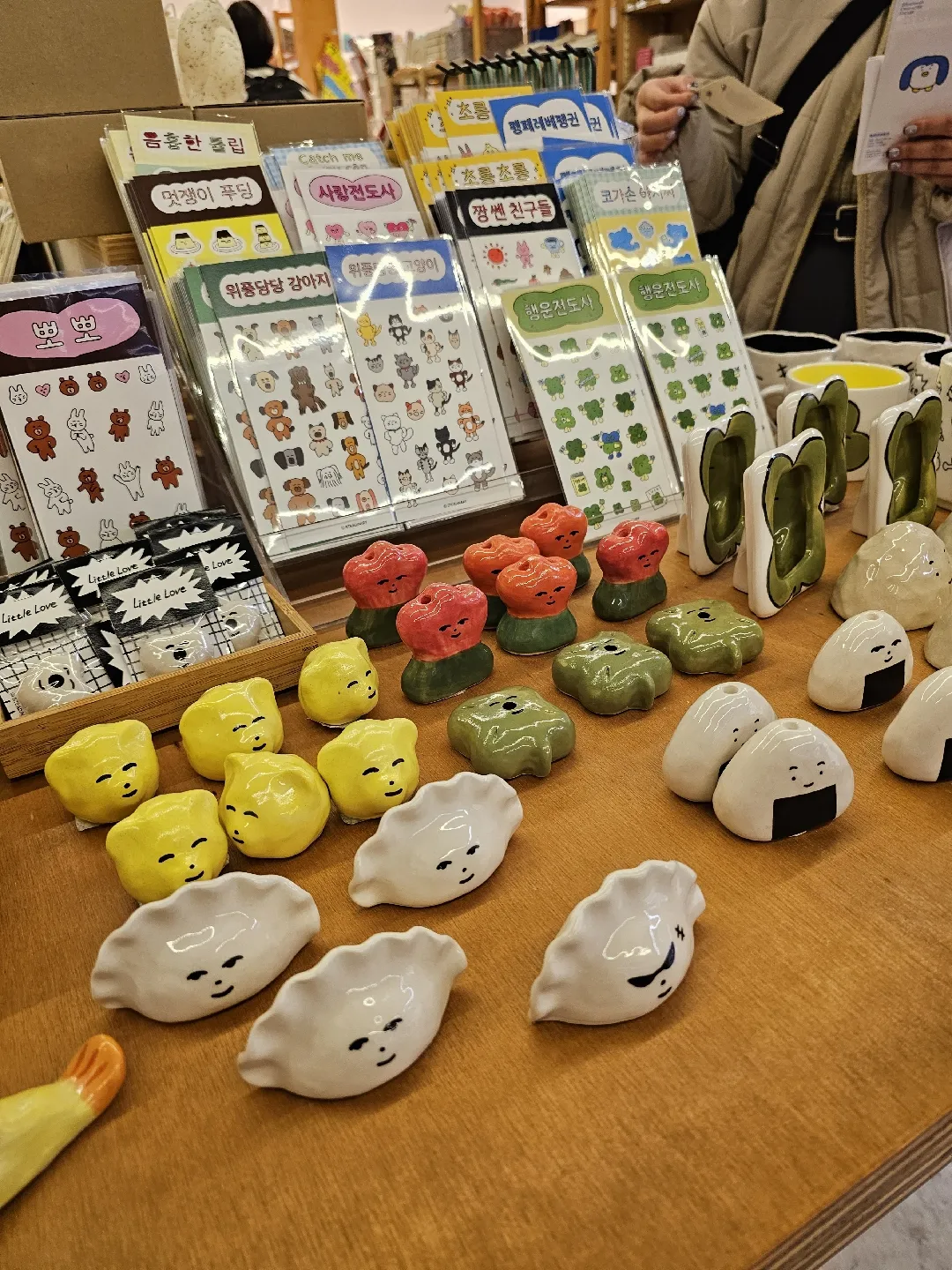 OBJECT HONGDAE : ร้าน Gift Shop / Stationery Store | แกลเลอรีที่โพสต์โดย tootsyreview | Lemon8