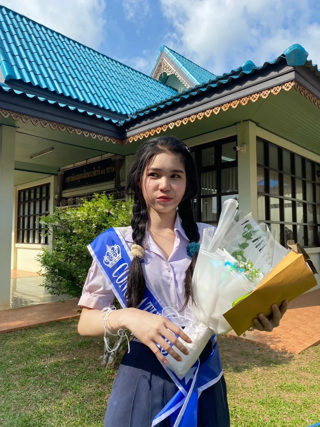 HOW TO |ถ่ายรูปปัจฉิมปังๆ สวยๆ เหมือนไอดอล| 💗 | แกลเลอรีที่โพสต์โดย KI.MO💕 | Lemon8