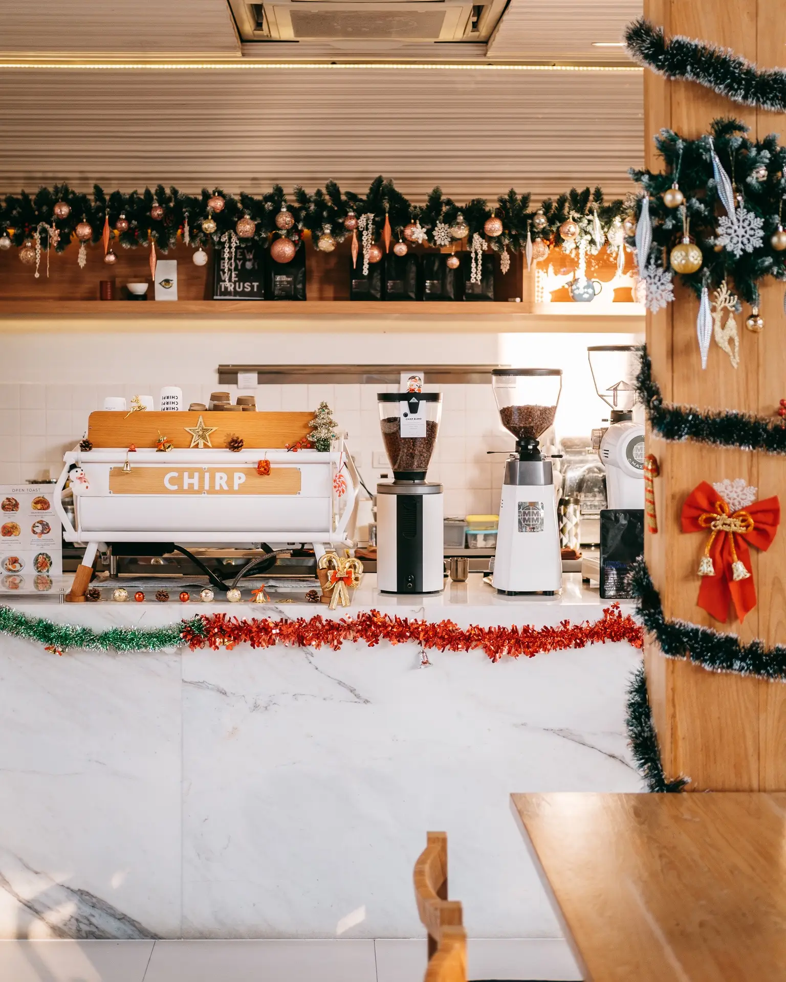 Chirp cafe & chat space อยุธยา ต้อนรับเทศกาลแห่งความสุข | แกลเลอรีที่ ...