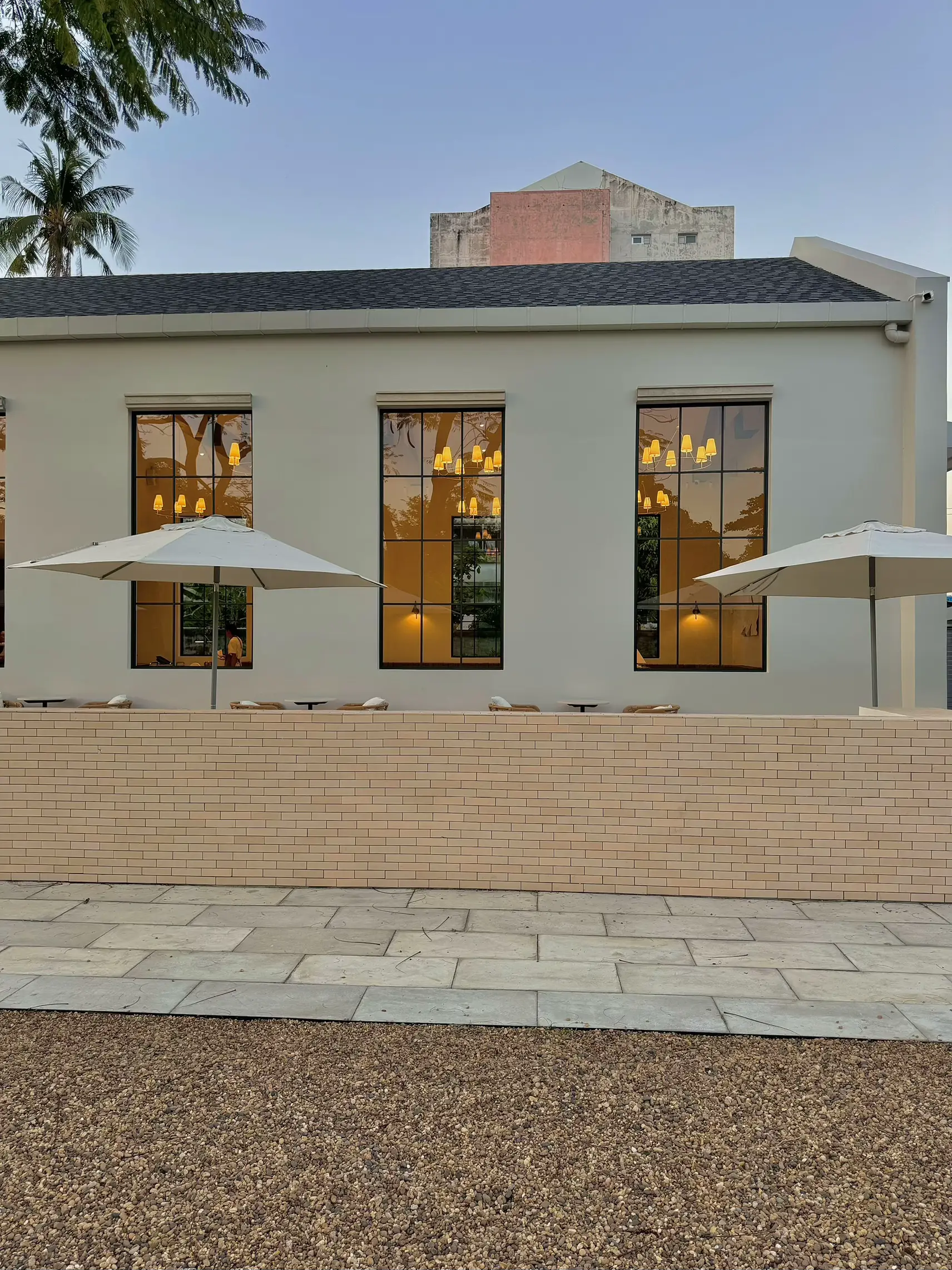 Sasi bangkok คาเฟ่ใหม่ ย่านตลิ่งชัน | แกลเลอรีที่โพสต์โดย Pang Supavadee | Lemon8