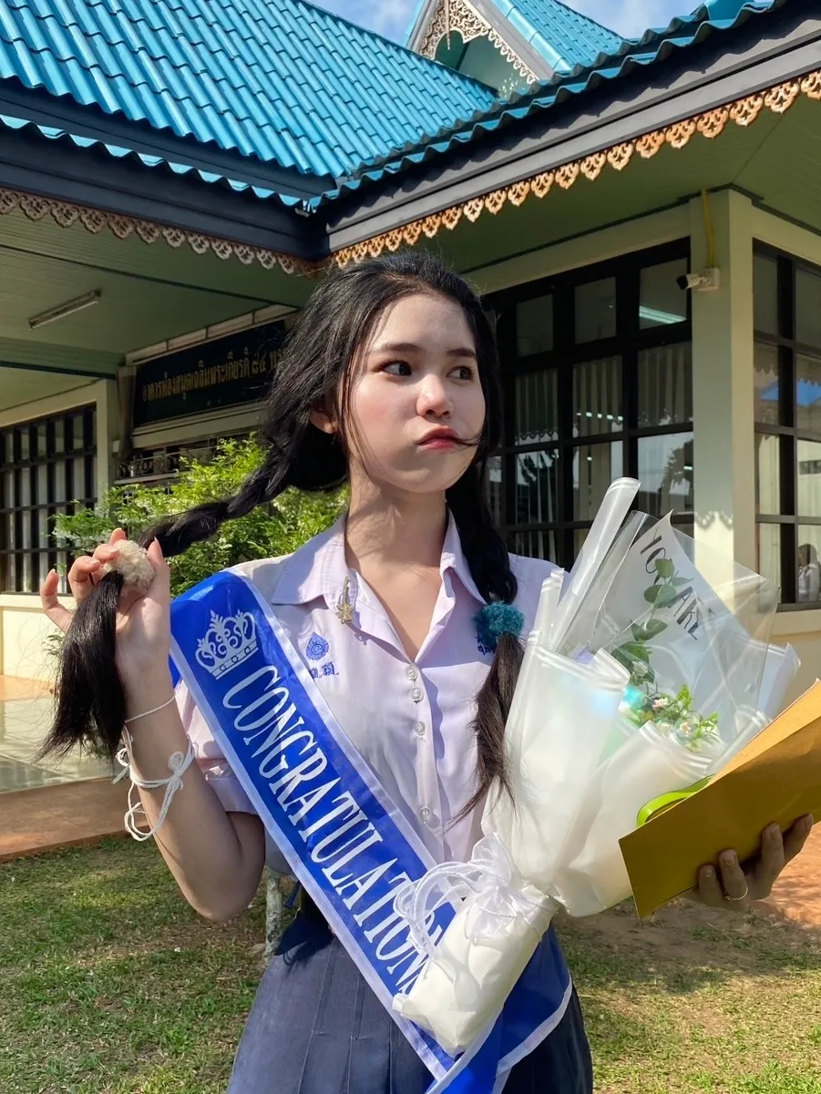 HOW TO |ถ่ายรูปปัจฉิมปังๆ สวยๆ เหมือนไอดอล| 💗 | แกลเลอรีที่โพสต์โดย KI.MO💕 | Lemon8