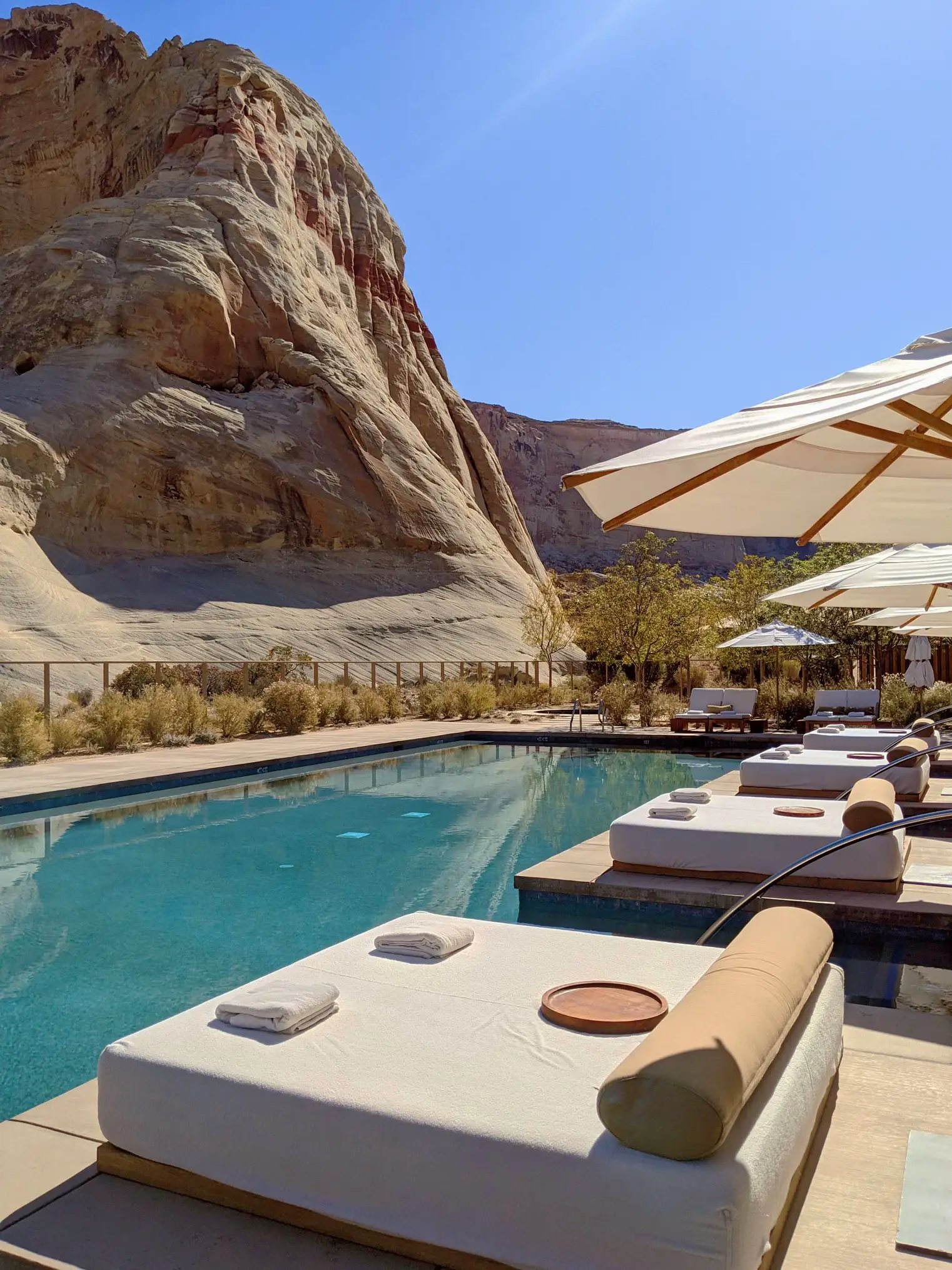 CAMP SARIKA by Amangiri 🌵 โอเอซิสกลางทะเลทราย Utah | แกลเลอรีที่โพสต์ ...