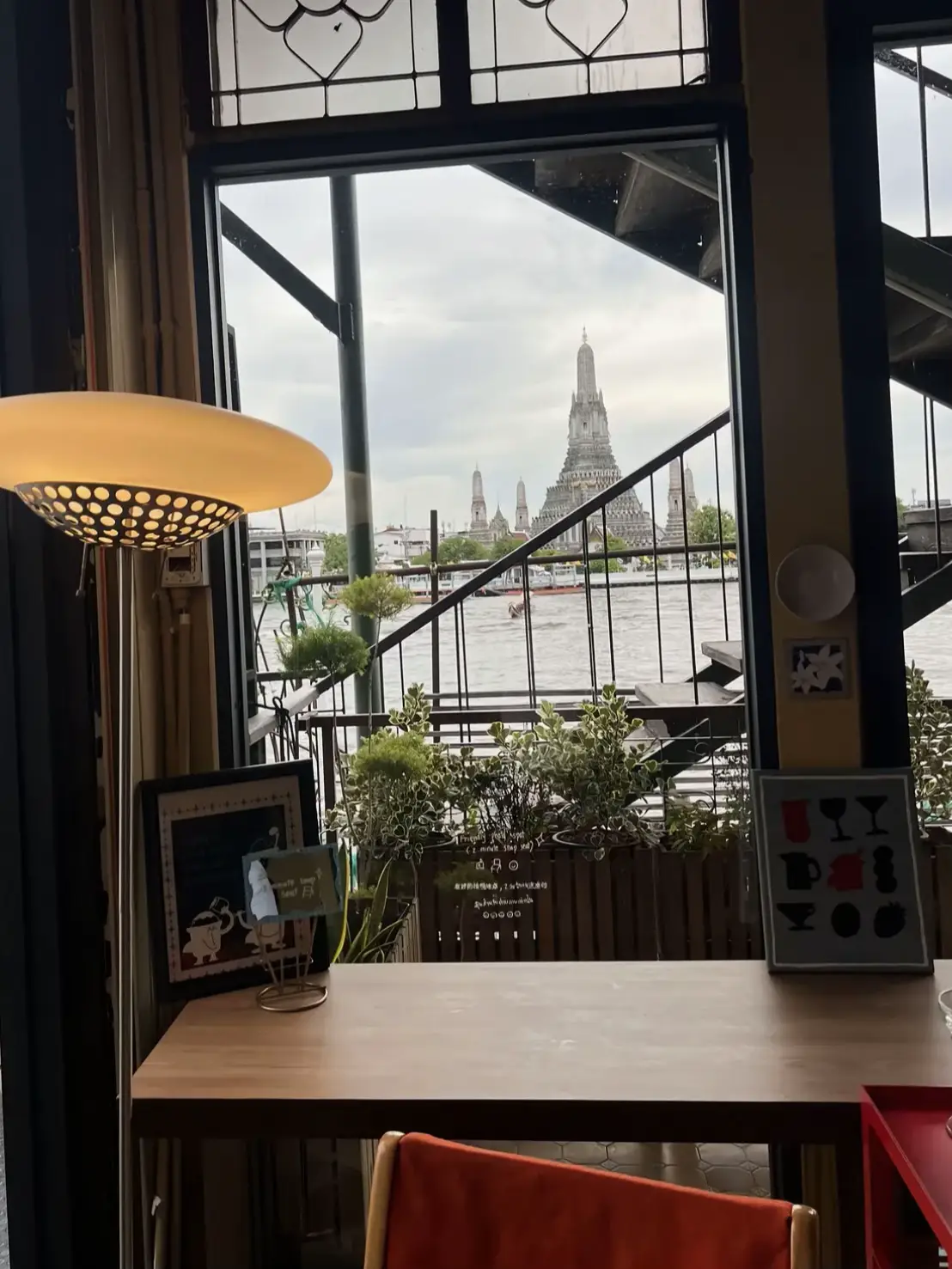 ร้านไอศครีมโฮมเมดวิววัดอรุณ Before Sunset 🍦🌅 | แกลเลอรีที่โพสต์โดย ...