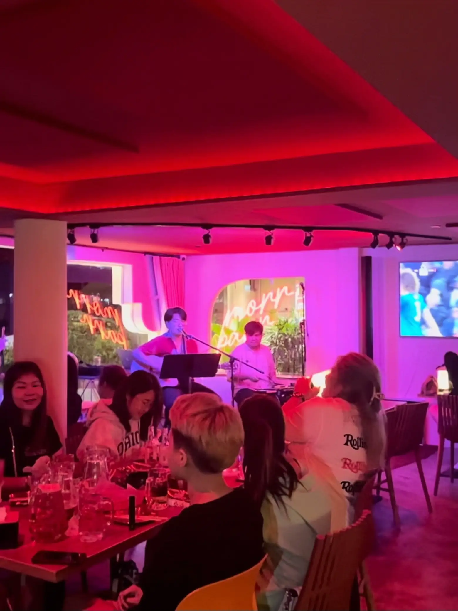 Morr Barr Sathorn Bkk 📍 ถนนนราธิวาส ซอย 15-17 🥂 | แกลเลอรีที่โพสต์โดย ...