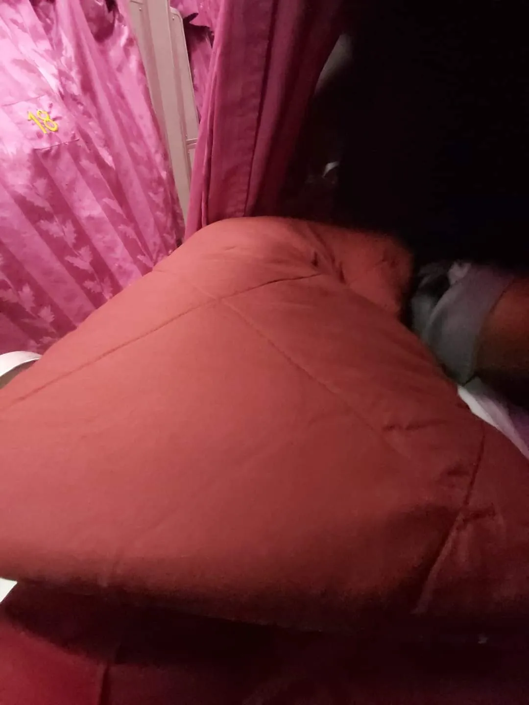 รีวิวรถไฟขบวนที่ 85 ตู้นอนชั้นที่ 2 | แกลเลอรีที่โพสต์โดย การเดินทางTG | Lemon8