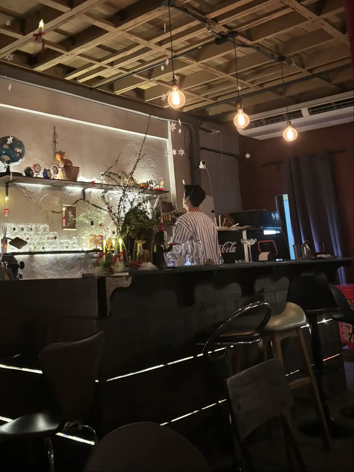 บาร์ลับนั่งชิลล์ (มีที่จอดรถ) | แกลเลอรีที่โพสต์โดย Thamon | Lemon8