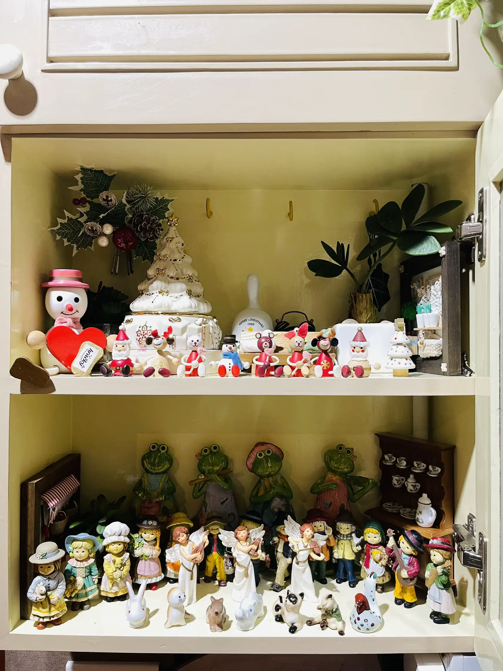 ซื้อไปเรื่อย ก็ต้องหาที่วางให้ได้ | แกลเลอรีที่โพสต์โดย Tarn | Lemon8