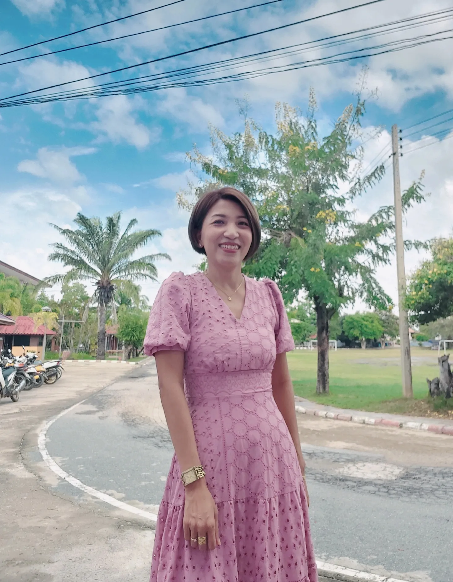 แบบผมสั้นสำหรับสาววัย40+ | แกลเลอรีที่โพสต์โดย Kru.Tarn | Lemon8