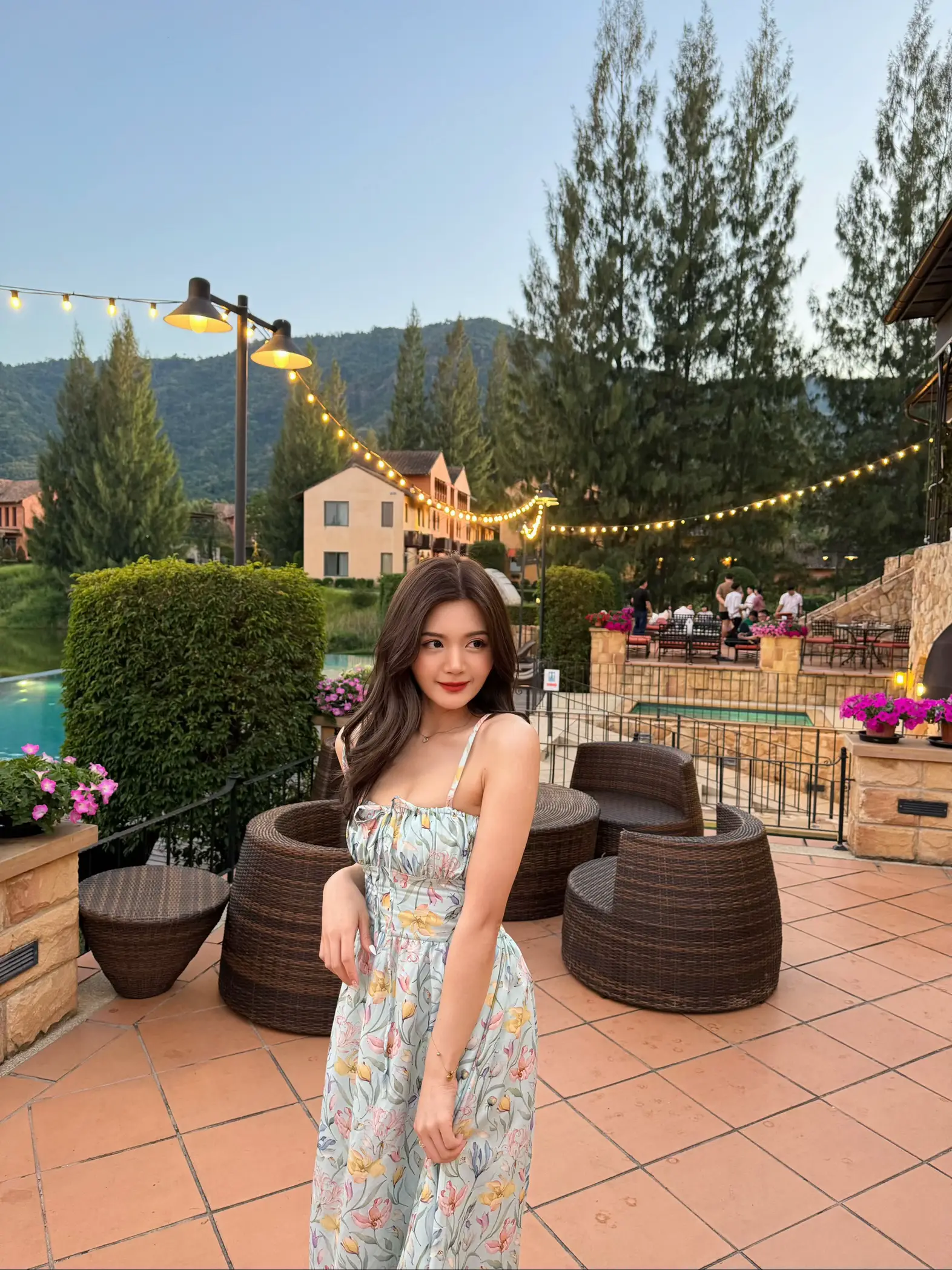 เดรสลายดอก สีฟ้าพาสเทล สวยละมุนสุดๆ | แกลเลอรีที่โพสต์โดย Rasita🦋 | Lemon8