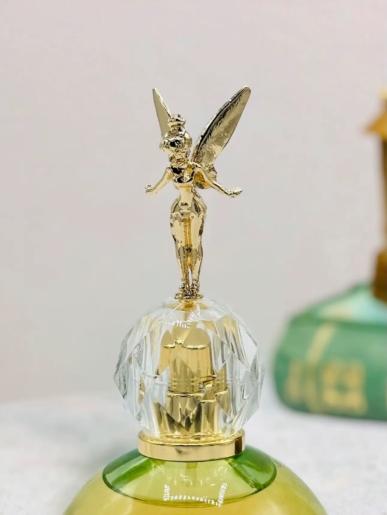 รีวิวน้ำหอมทิงเกอร์เบลล์ : Disney Tinkerbell | แกลเลอรีที่โพสต์โดย Disney EVT TH | Lemon8