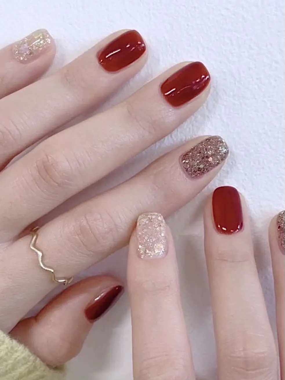 ไอเดียเล็บแดงที่จริงใจ ทาแล้วปัง!!! | แกลเลอรีที่โพสต์โดย Kibbon.n | Lemon8