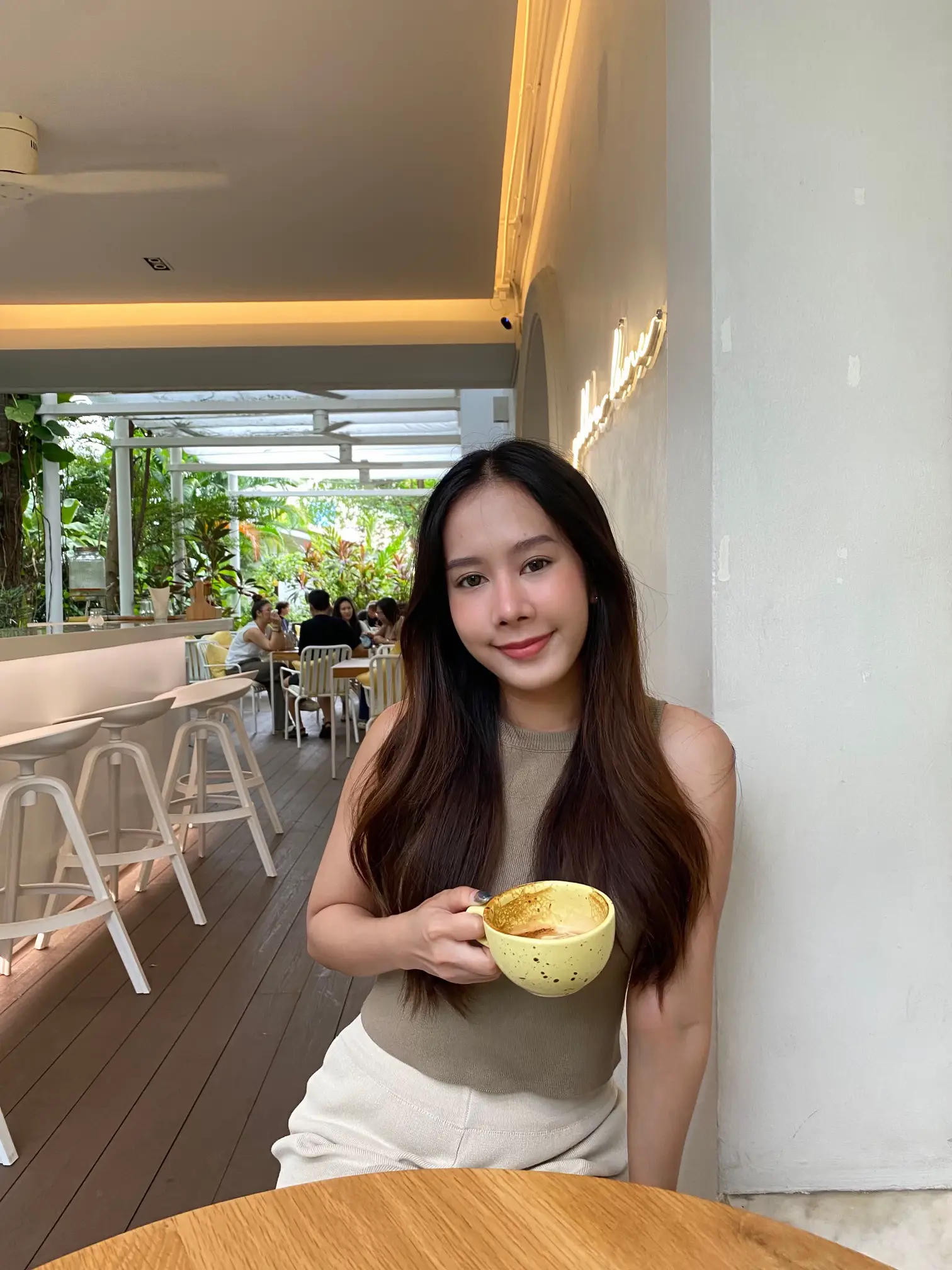 เบื่อแล้วทำงานที่Office เปลี่ยนบรรยากาศมาคาเฟ่ดีกว่า🥰🍋 | แกลเลอรีที่โพสต์โดย Yo | Lemon8