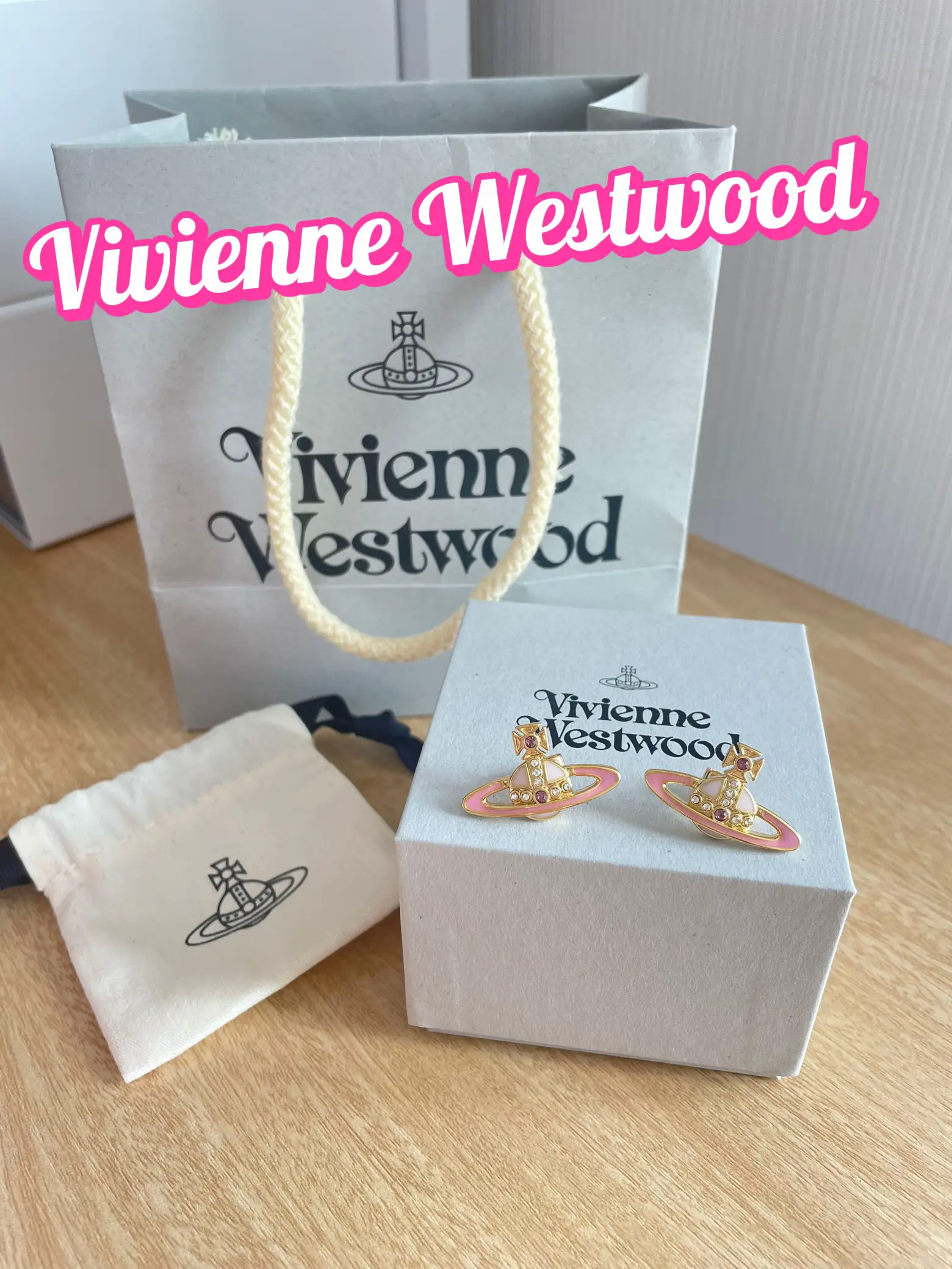 ต่างหู Vivienne Westwood น้องดาวเสาร์ | แกลเลอรีที่โพสต์โดย Chomview | Lemon8
