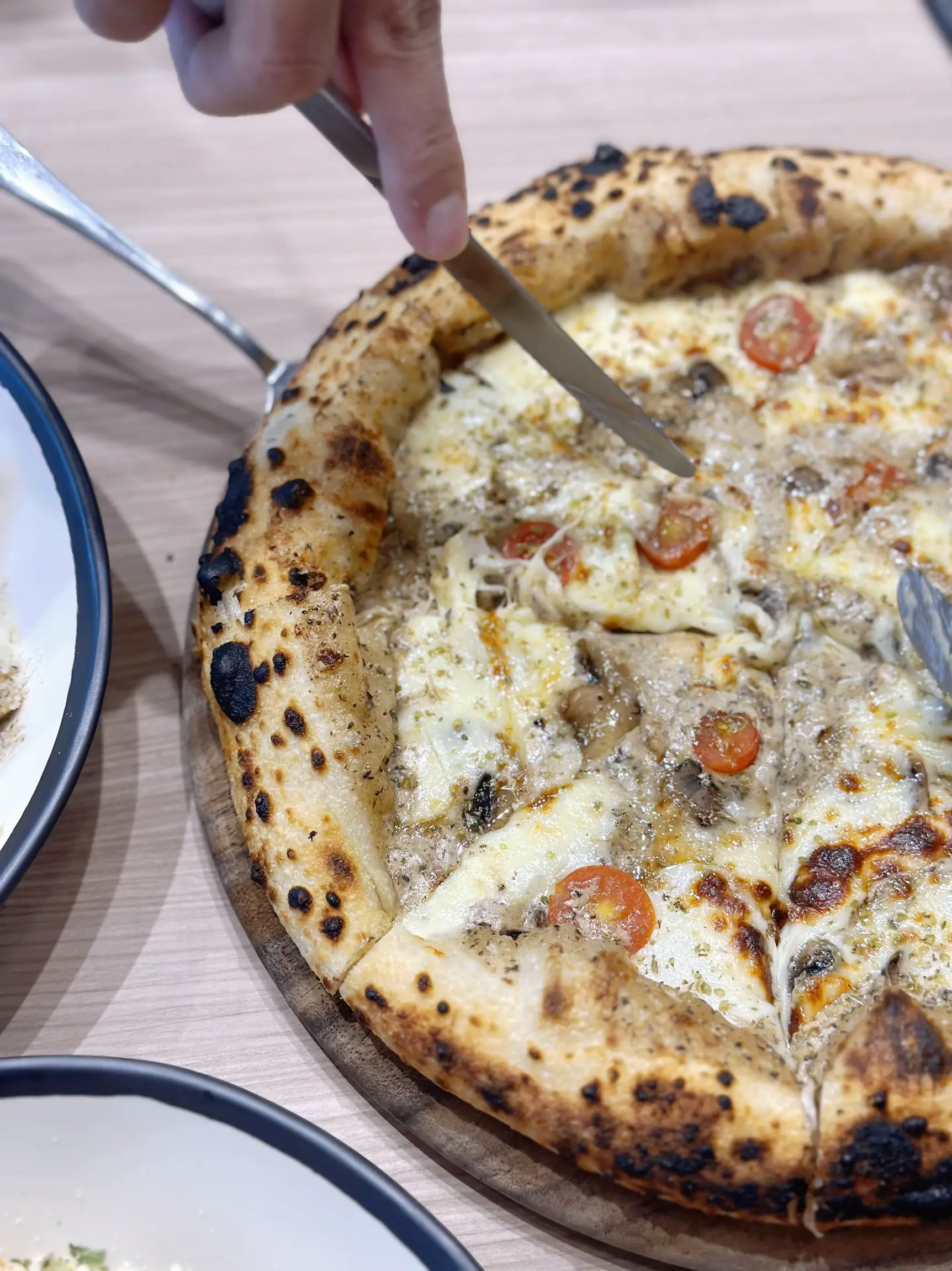 พิซซ่าอิตาเลี่ยนแท้ๆ ที่ Georgio’s Pizza | แกลเลอรีที่โพสต์โดย ฝนนี่ รีวิว | Lemon8