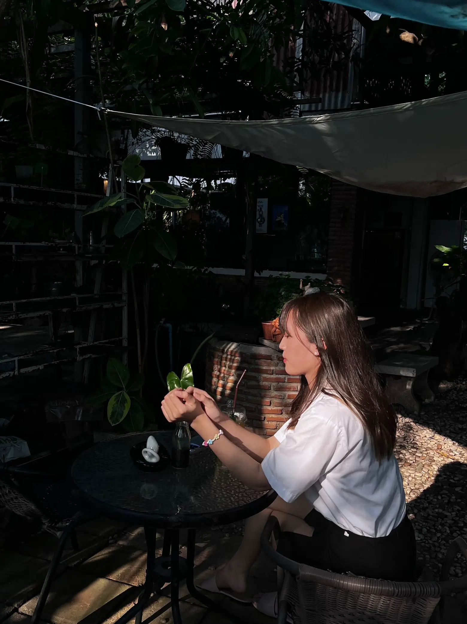 ถ่ายรูปชุดนักศึกษา ที่คาเฟ่ ติสๆ มุมไหนดี? | แกลเลอรีที่โพสต์โดย pxm🍊💖 | Lemon8