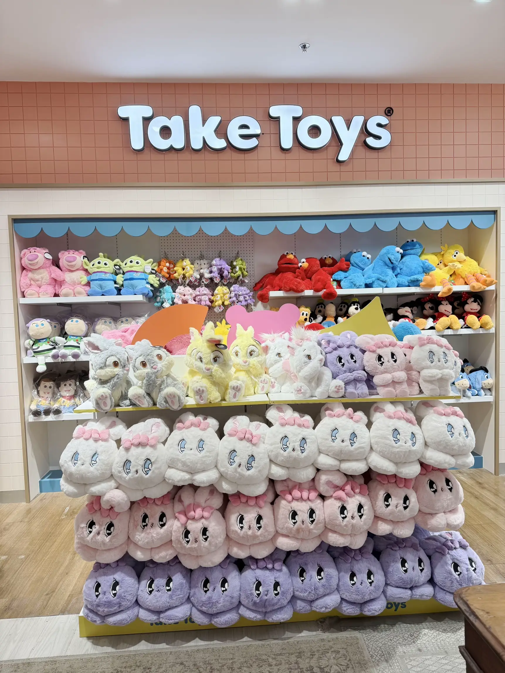 มุมใหม่สุดคิวต์ของเซ็นทรัลบางรักอยู่ที่นี่! 🛍 แวะ Take Toys กัน | แกล ...