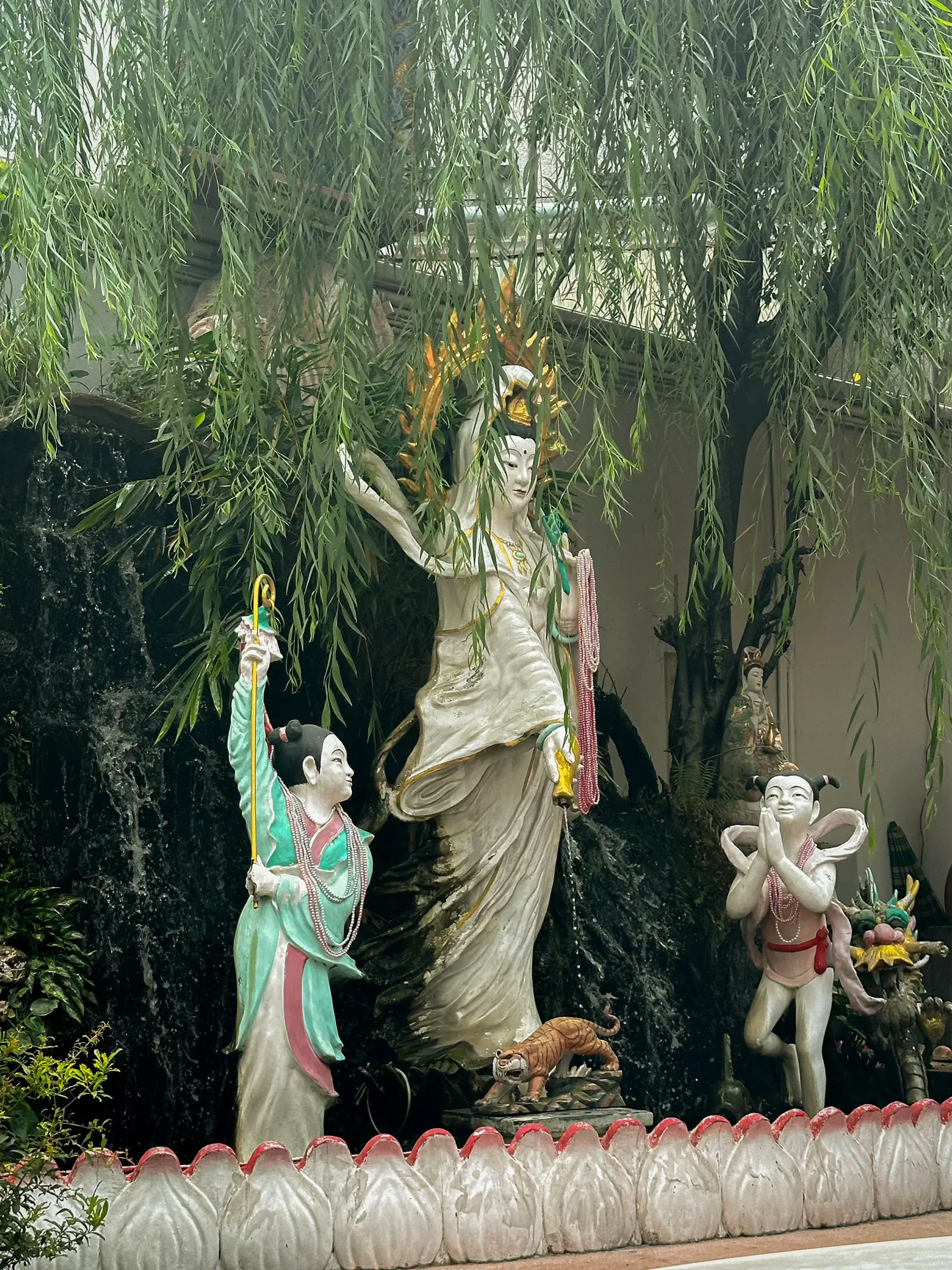 พาไปมู ความรัก สุขภาพ การเงิน 🙏 | แกลเลอรีที่โพสต์โดย Suphansa Saelia | Lemon8