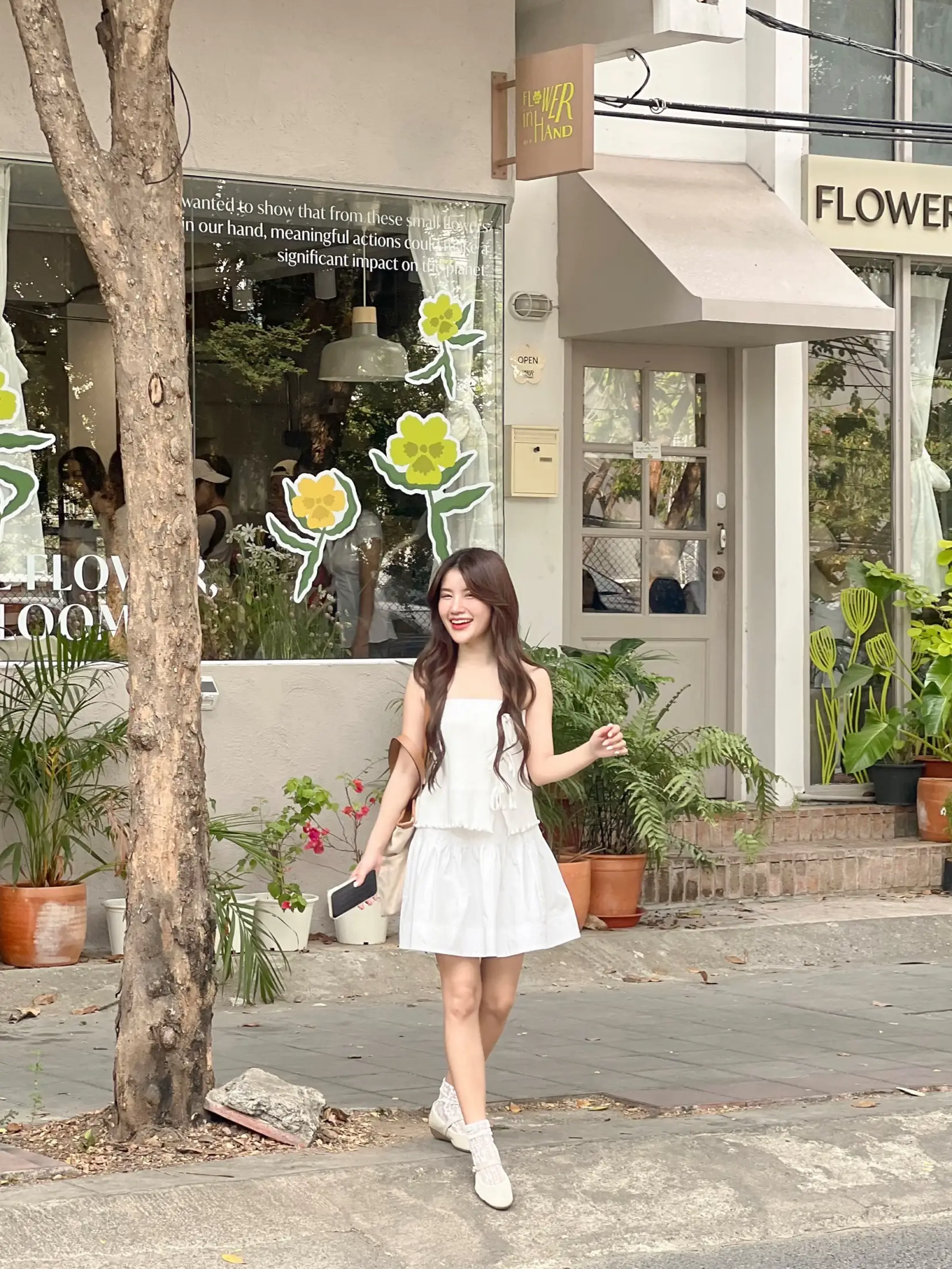 OOTD : CAFE LOOK คาเฟ่ดอกไม้ (บอกพิกัดทุกชิ้น) 🩰 | แกลเลอรีที่โพสต์โดย ...