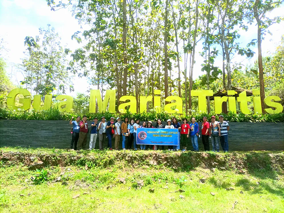 Traveling Bersama Kawan-kawan 😆 | แกลเลอรีที่โพสต์โดย janeadele | Lemon8