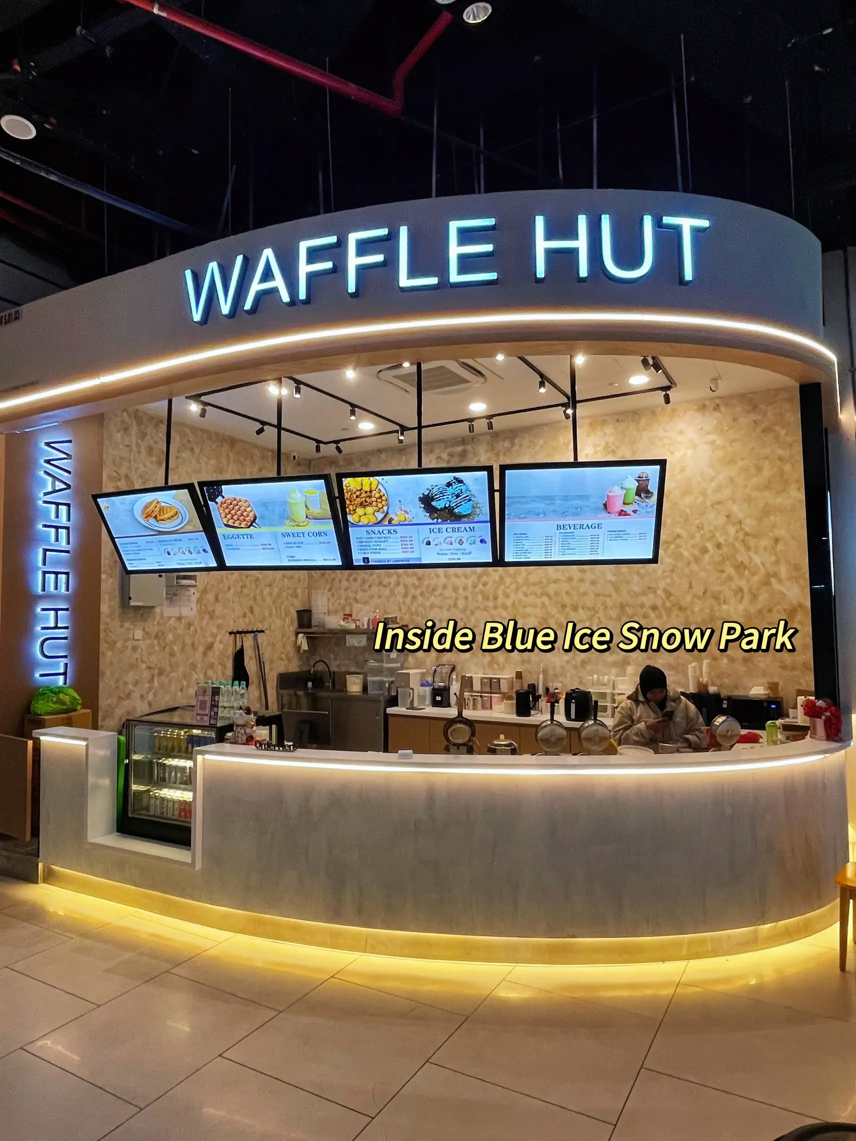 Discovered waffles hiding in Pavilion 2 🧇 | Galeri disiarkan oleh Getbats | Lemon8