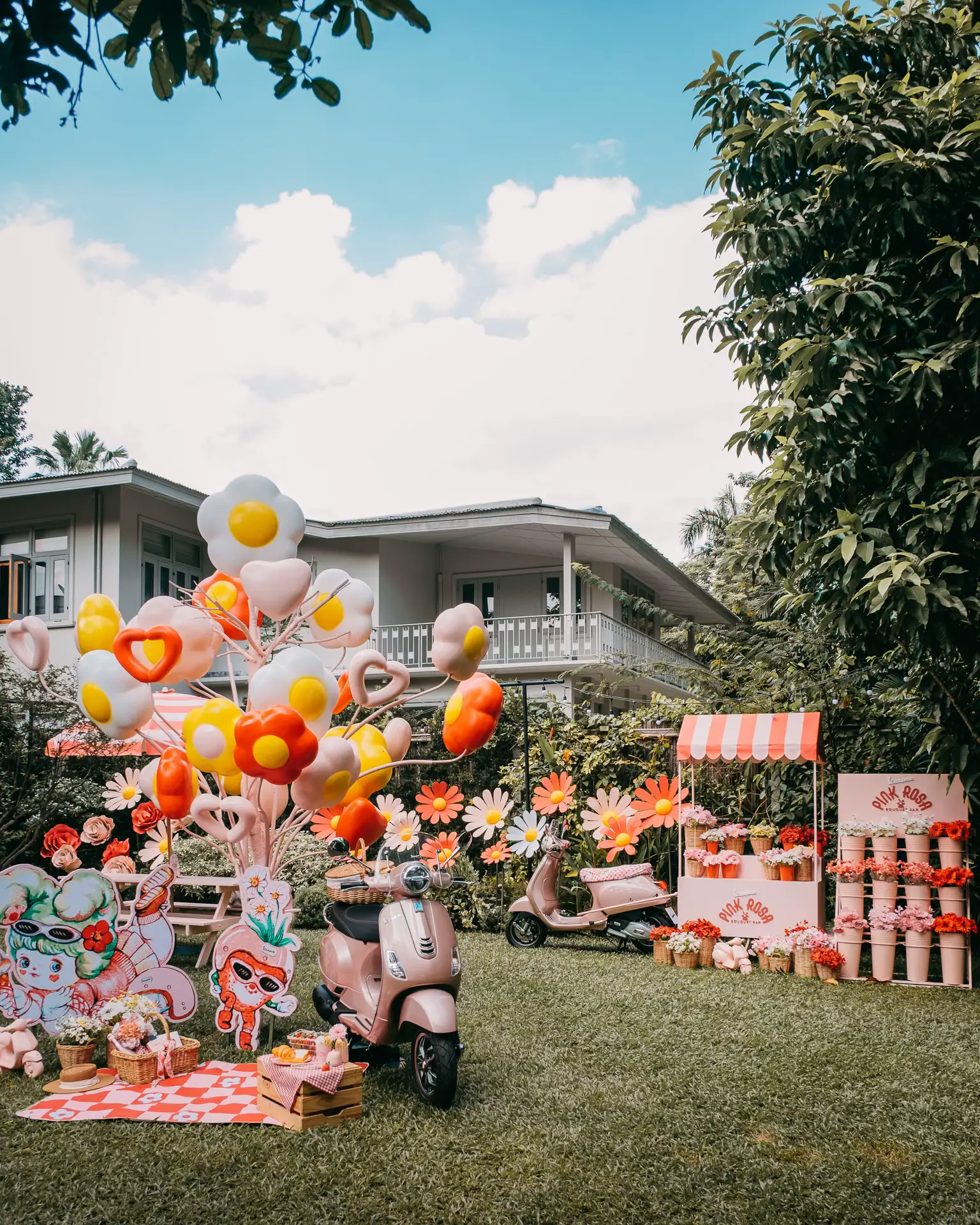 Vespa Open World Pink Heart Gold Cast "Pink Rosa Cafe" | Gallery posted by Rattomarty | Lemon8