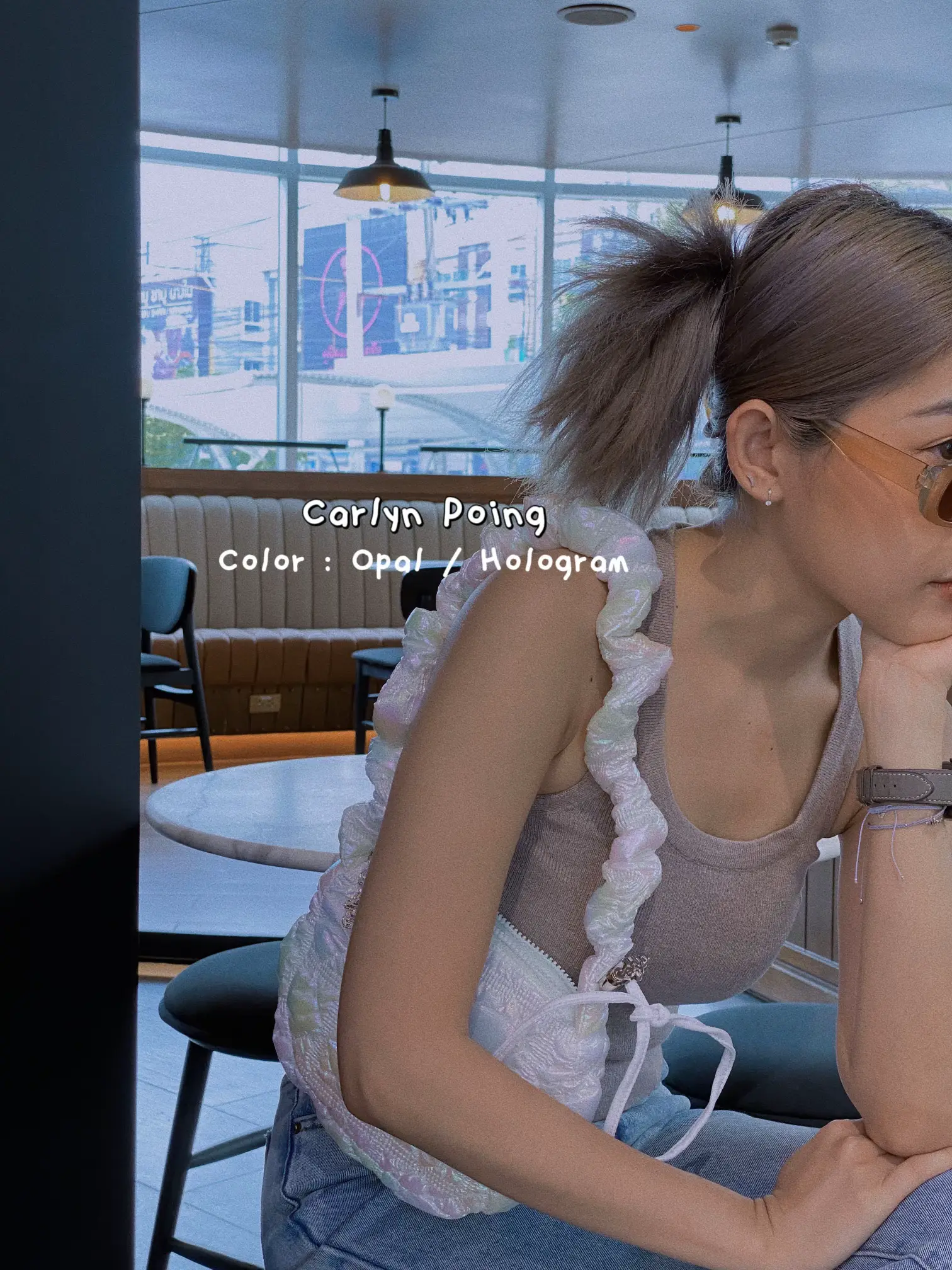 รีวิวกระเป๋า Carlyn สีใหม่ Hologram 💿 | แกลเลอรีที่โพสต์โดย ไอเลิฟหมี่หยก | Lemon8