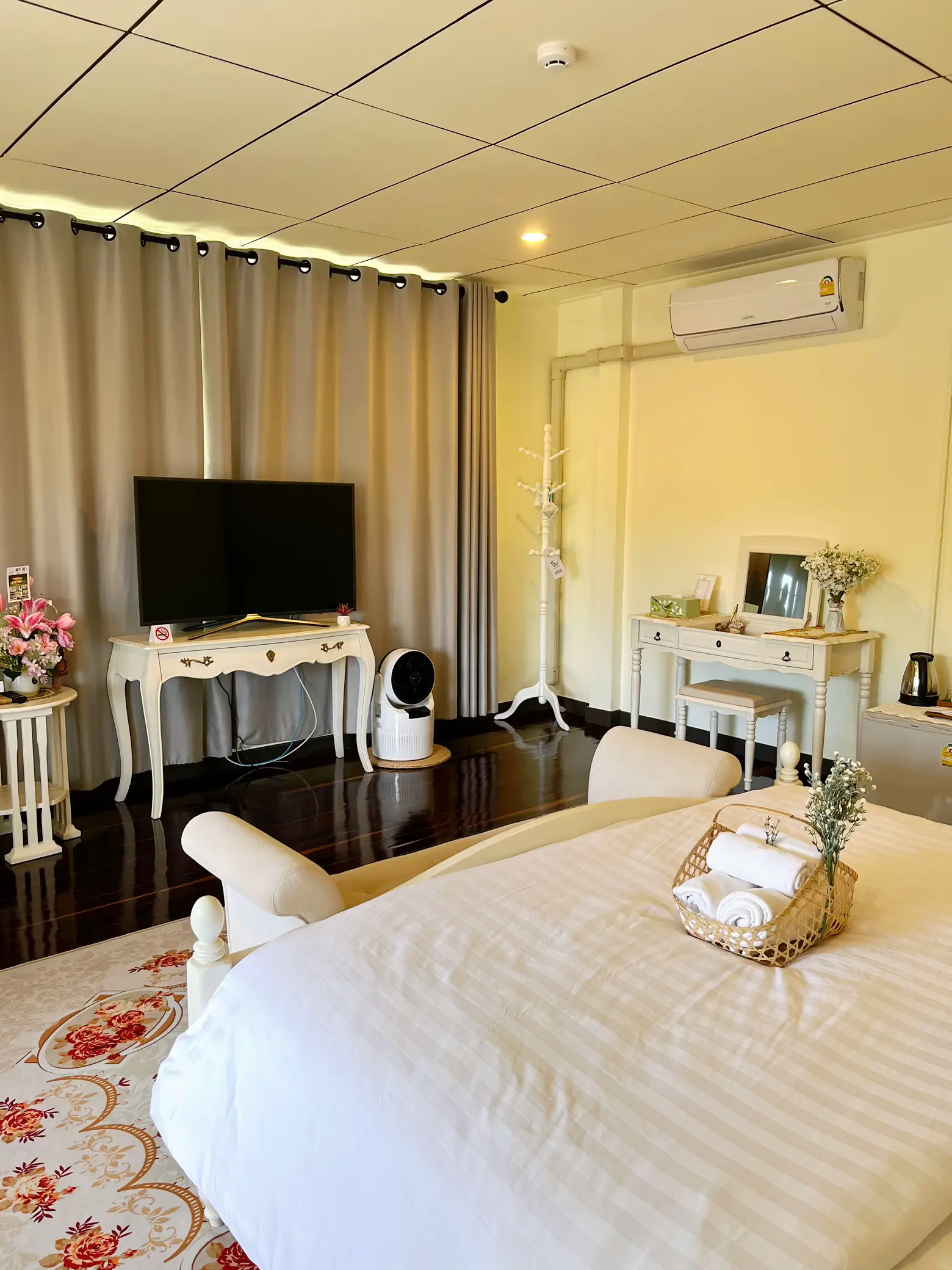 Zane balcony house | แกลเลอรีที่โพสต์โดย Kate.yasida | Lemon8