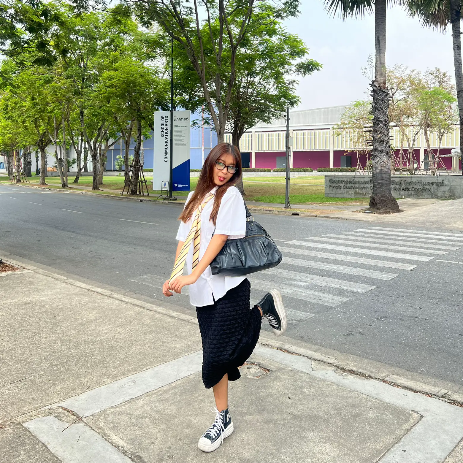 แต่งตัวย้อนวัยกลับไปเป็นเฟรชชี่ | แกลเลอรีที่โพสต์โดย justearn_zy | Lemon8